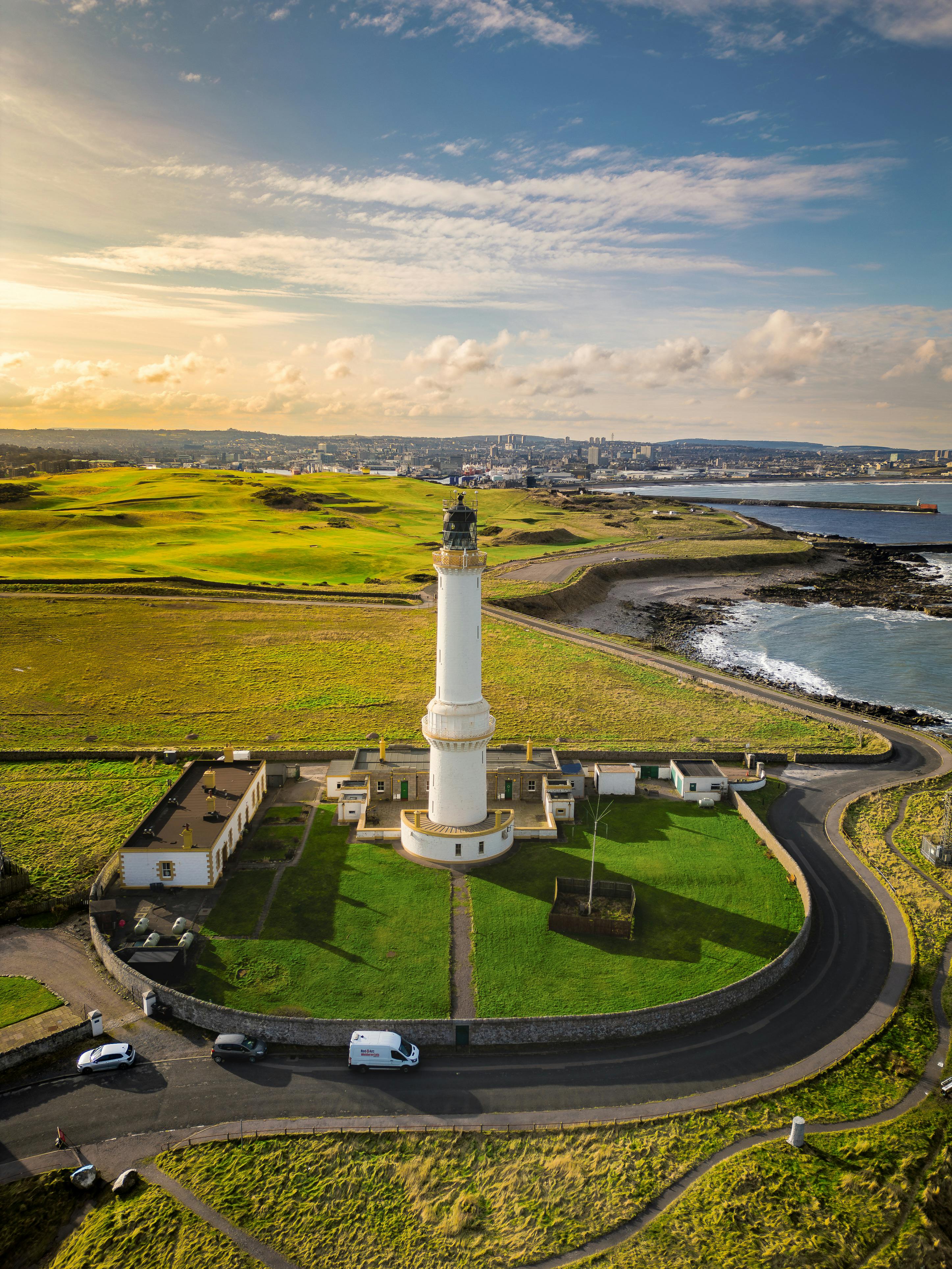 Girdle Ness Lighthouse in Aberdeen in Scotland · Free Stock Photo