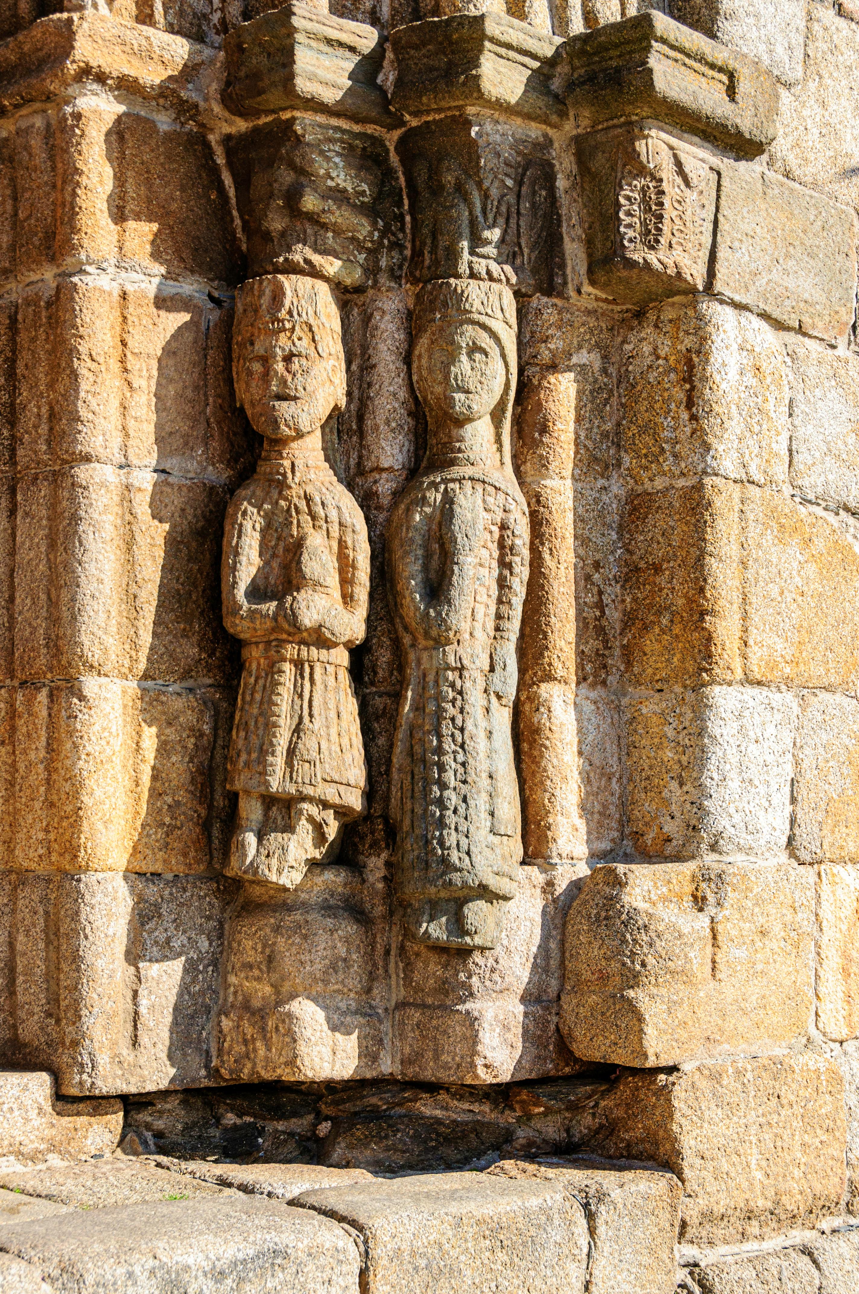 Bas Relief Figures on Church Wall · Free Stock Photo