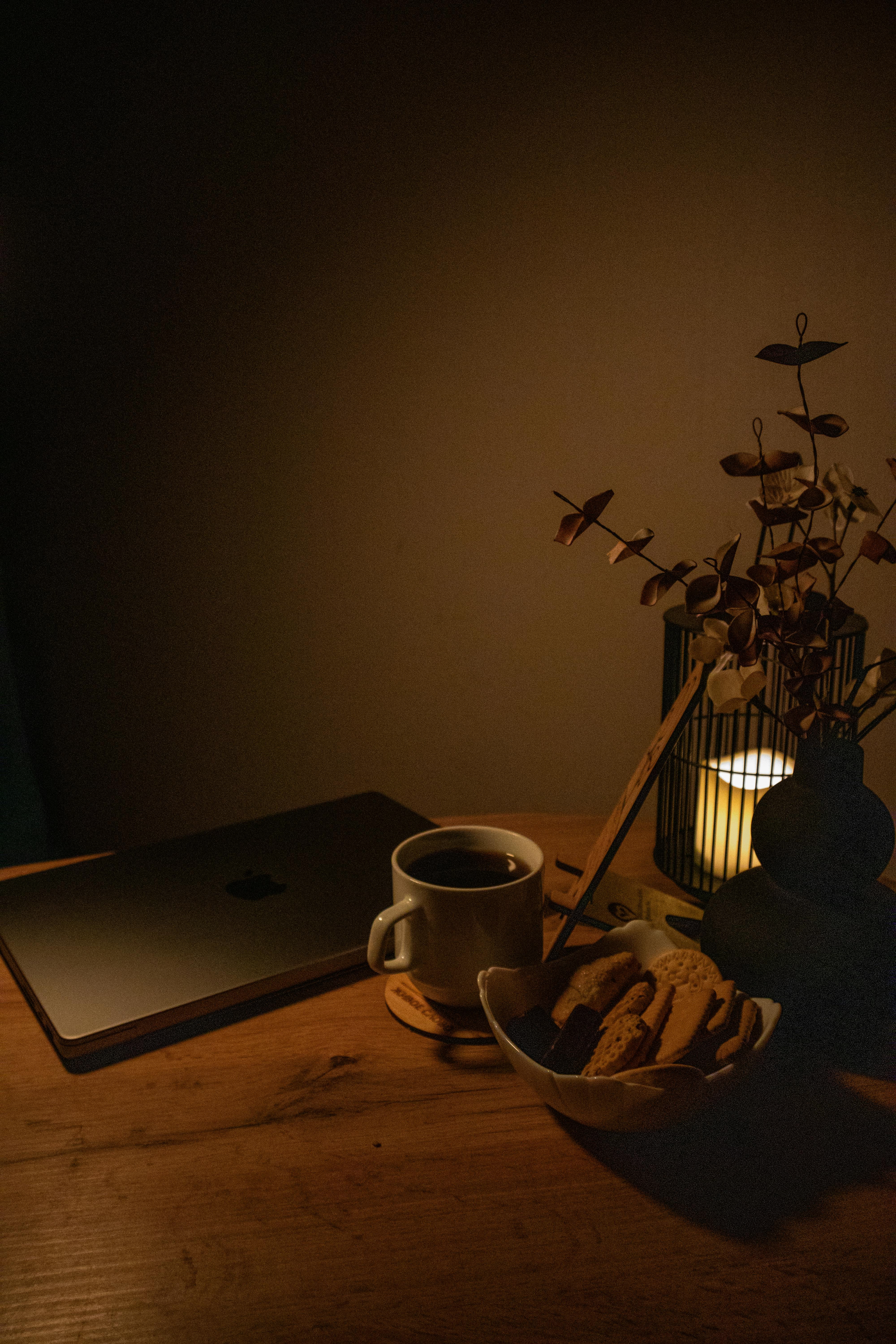 Dim Lighting, Laptop, Candle Photos, Download The BEST Free Dim ...