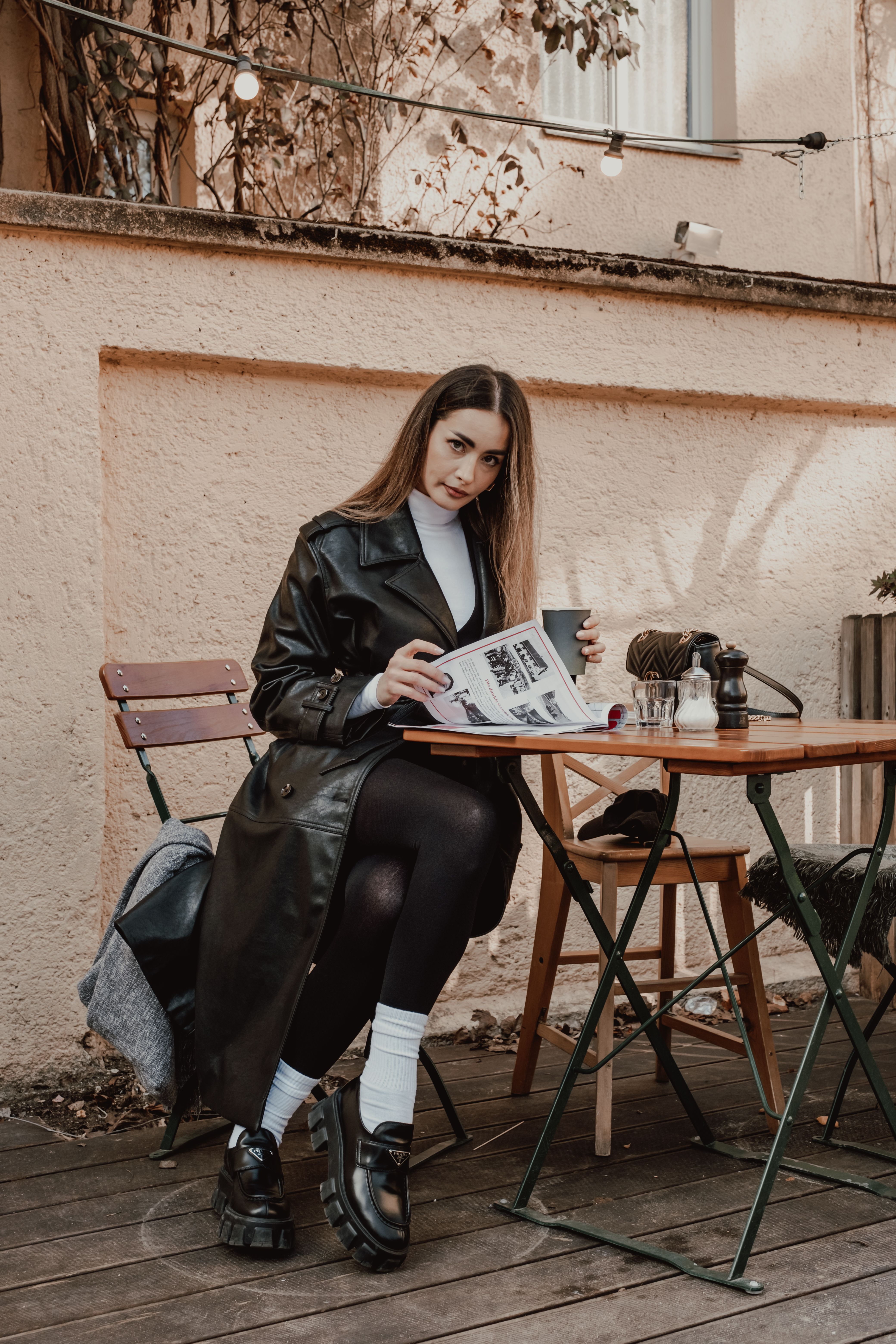 Coffee & magazine · Free Stock Photo