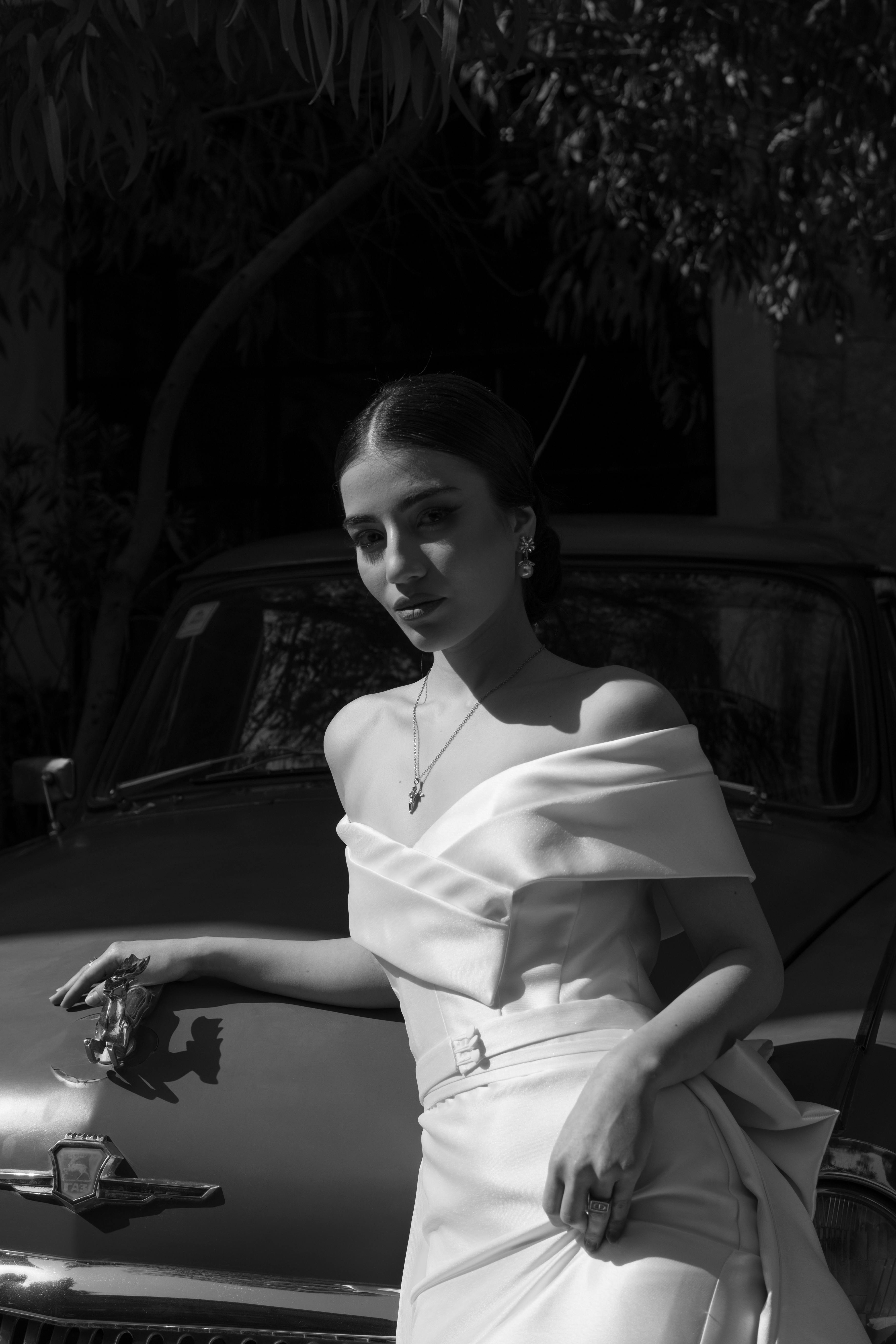 Portrait of Bride in Black and White · Free Stock Photo