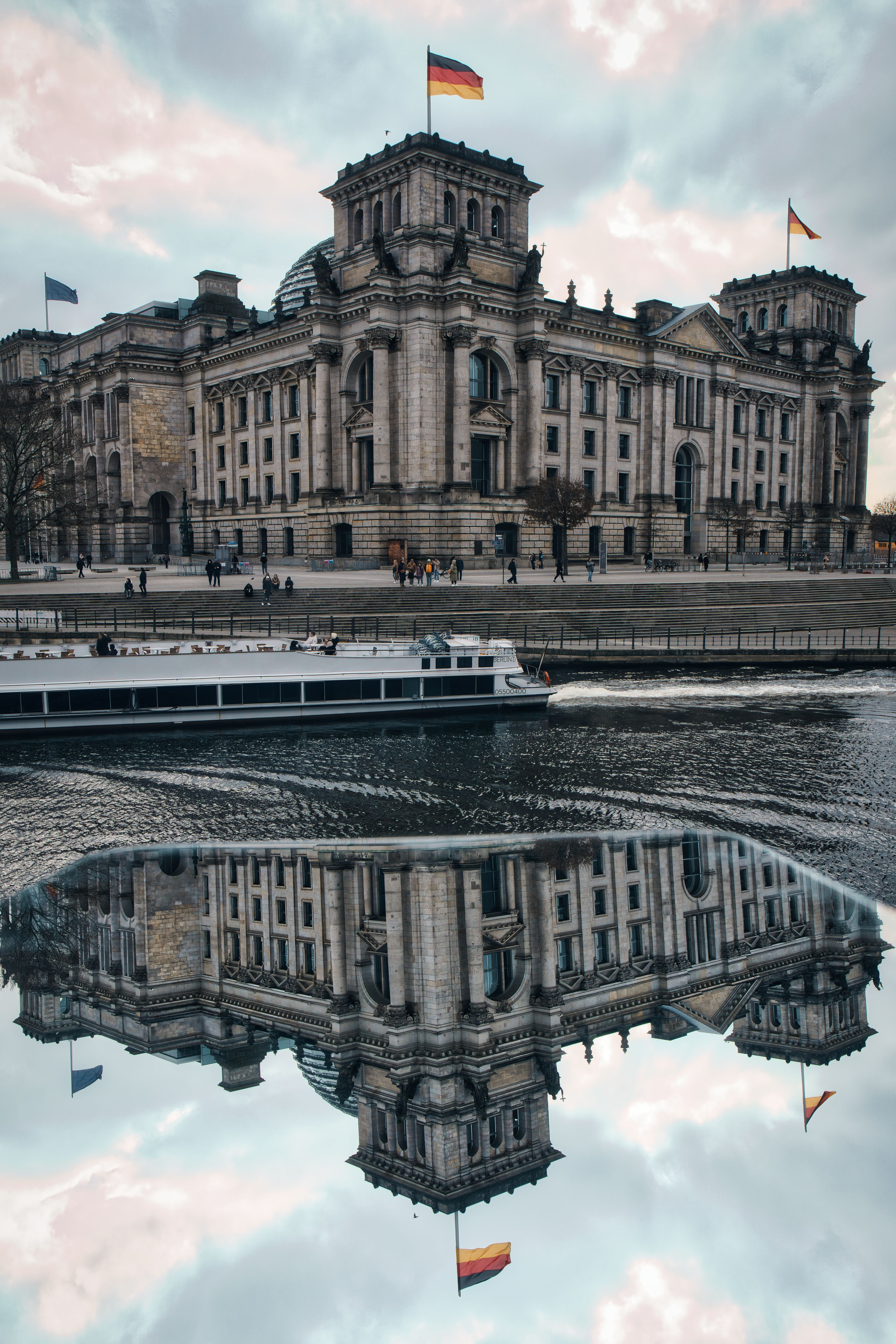 Historic Government Building in Berlin · Free Stock Photo