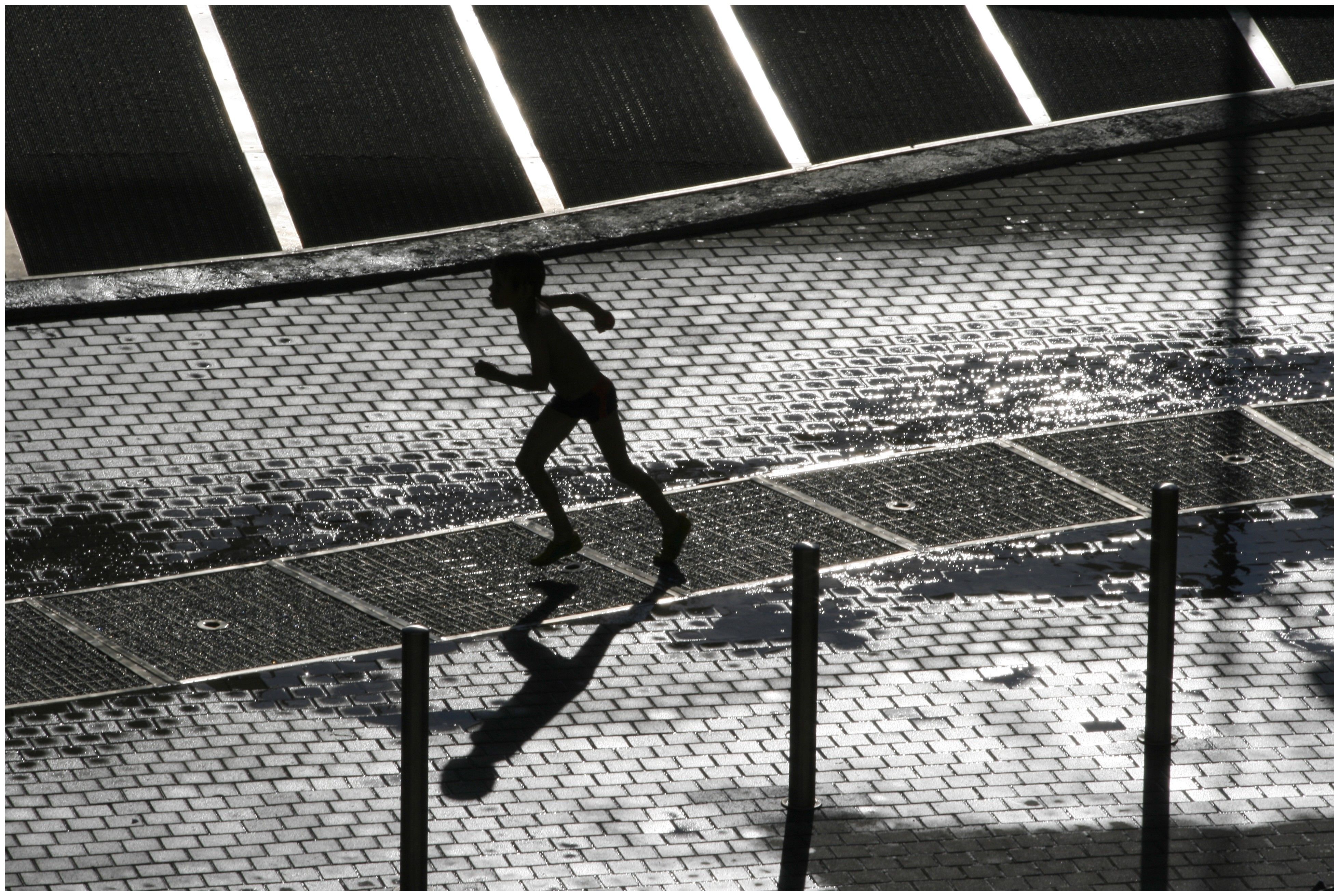 A person is running on a fence · Free Stock Photo
