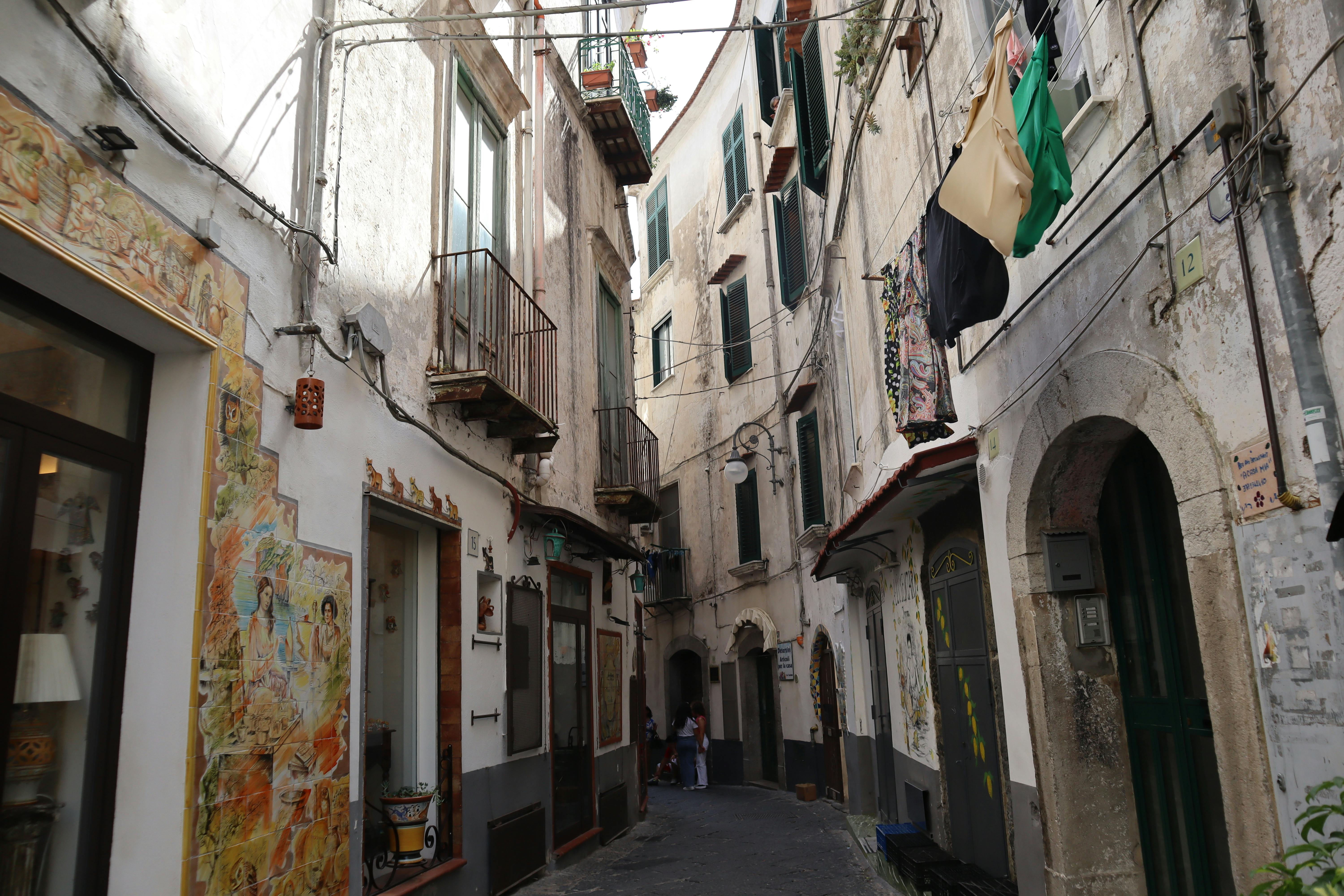 Narrow Street in Vietri Sul Mare · Free Stock Photo