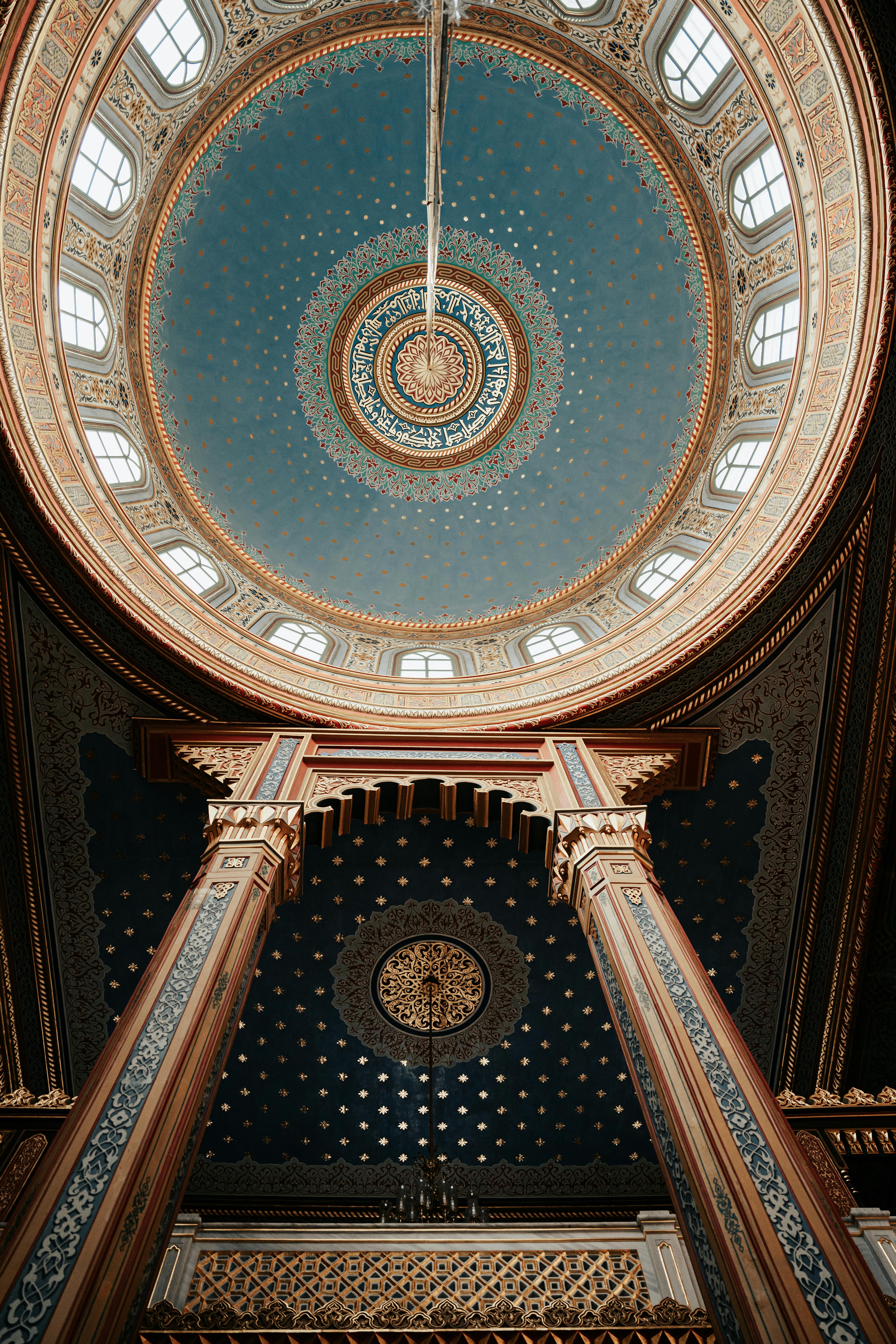 Ceiling in Yildiz Hamidiye Mosque in Istanbul, Turkey · Free Stock Photo