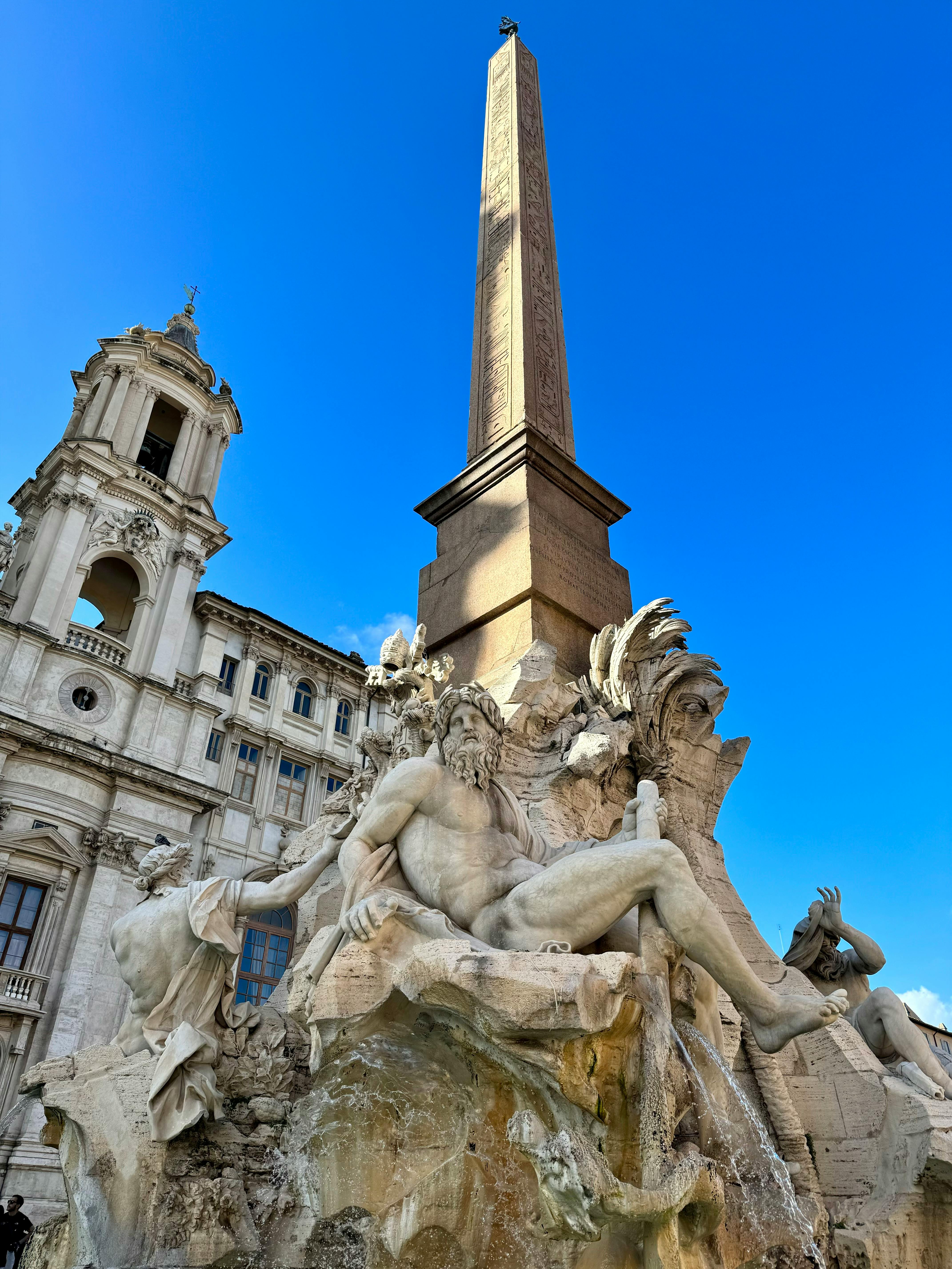 Fontana dei Quattro Fiumi in Rome, Italy · Free Stock Photo