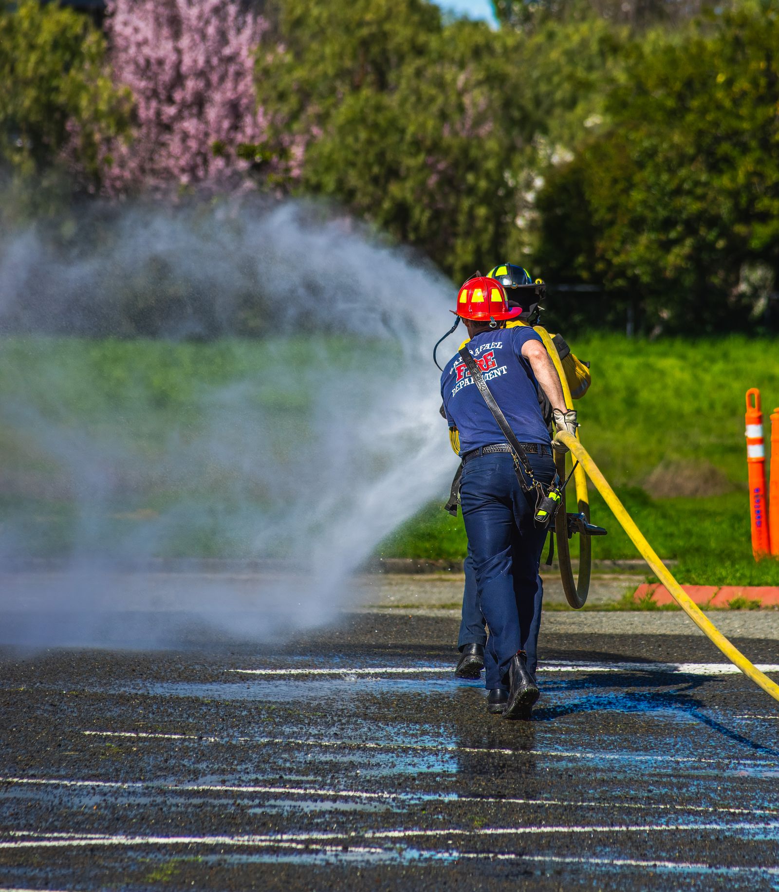 Fire Fighter Photos, Download The BEST Free Fire Fighter Stock Photos ...