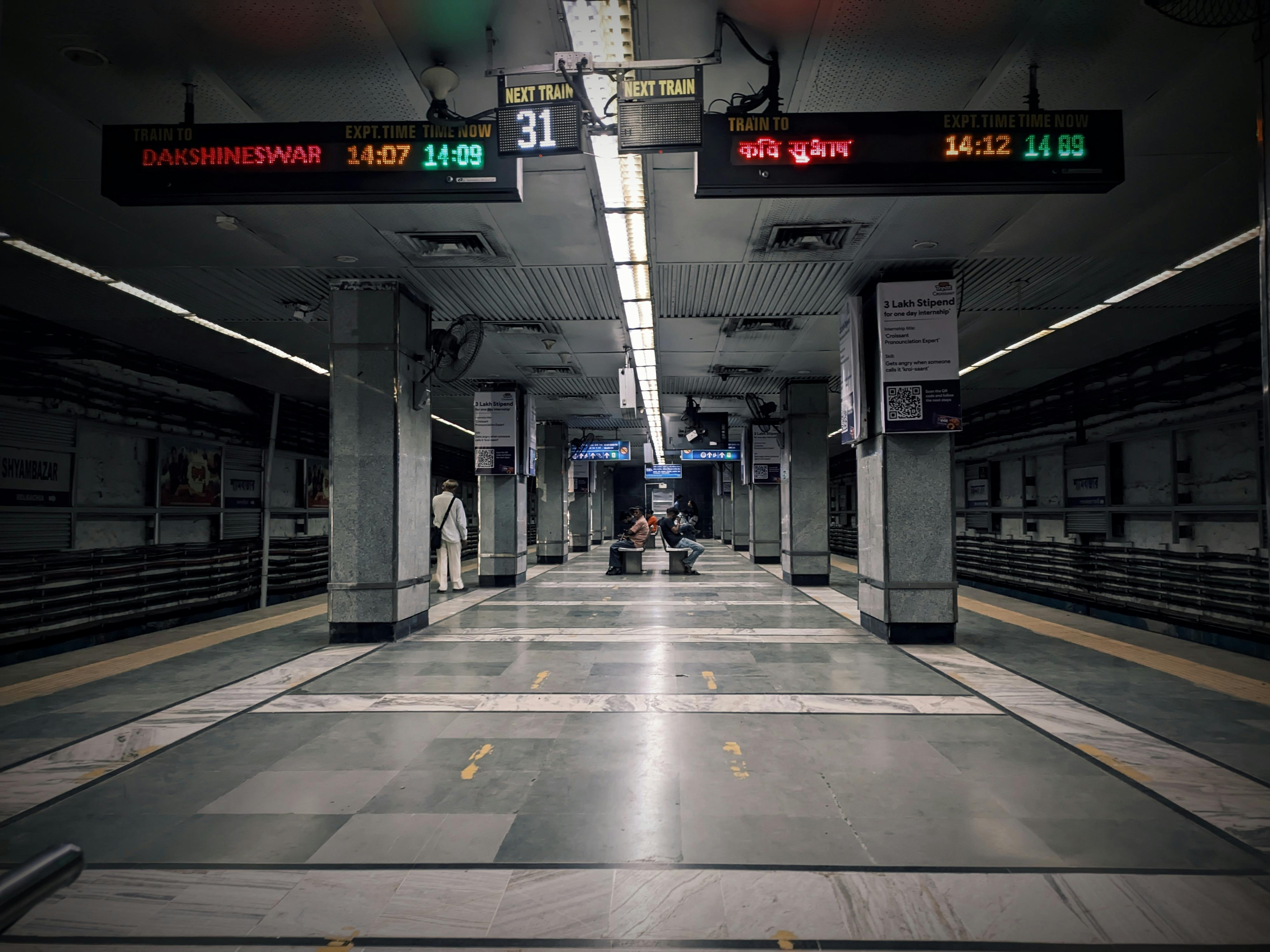 People on a Metro Station · Free Stock Photo