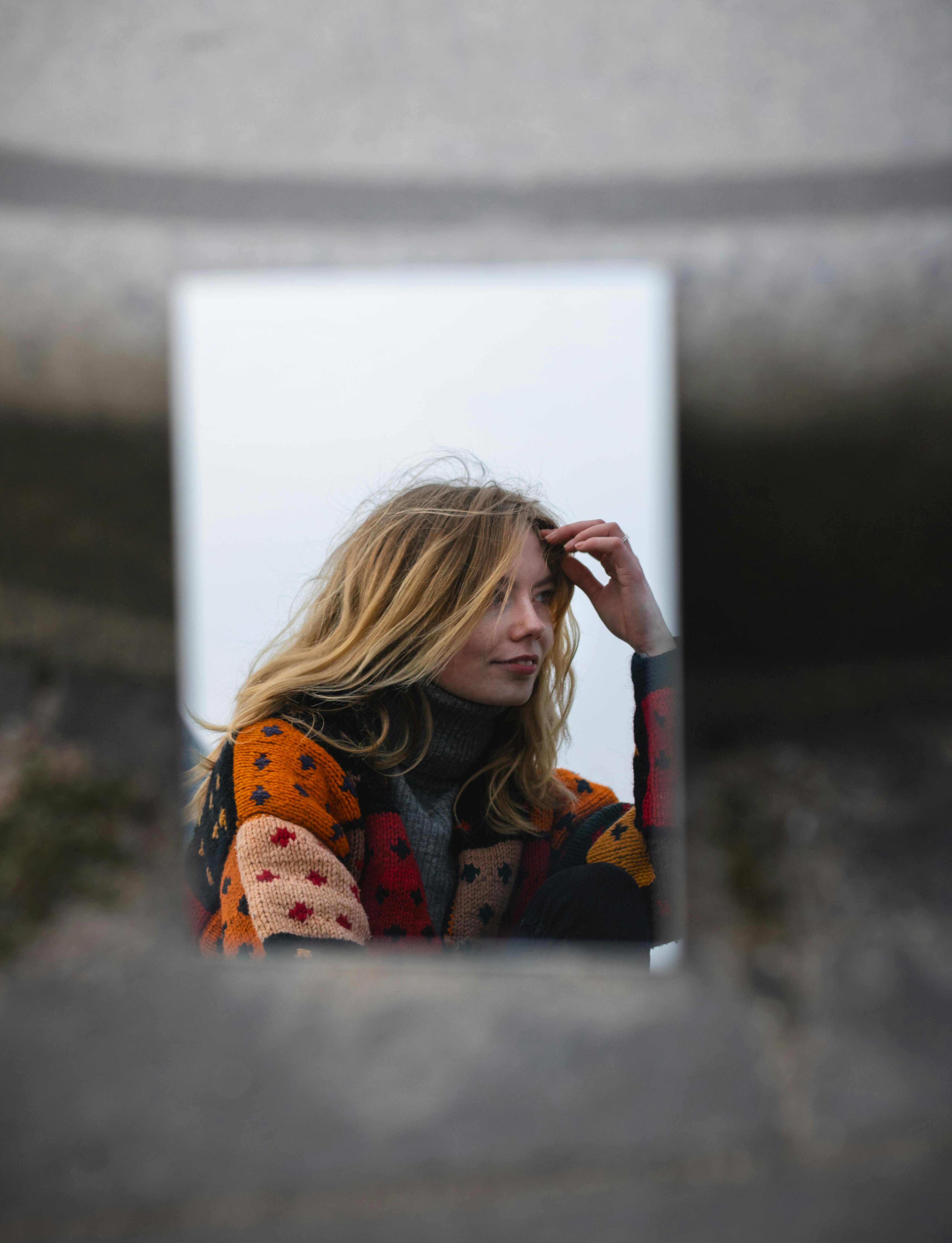 Aesthetic Girl Mirror Blur Photos, Download The BEST Free Aesthetic ...