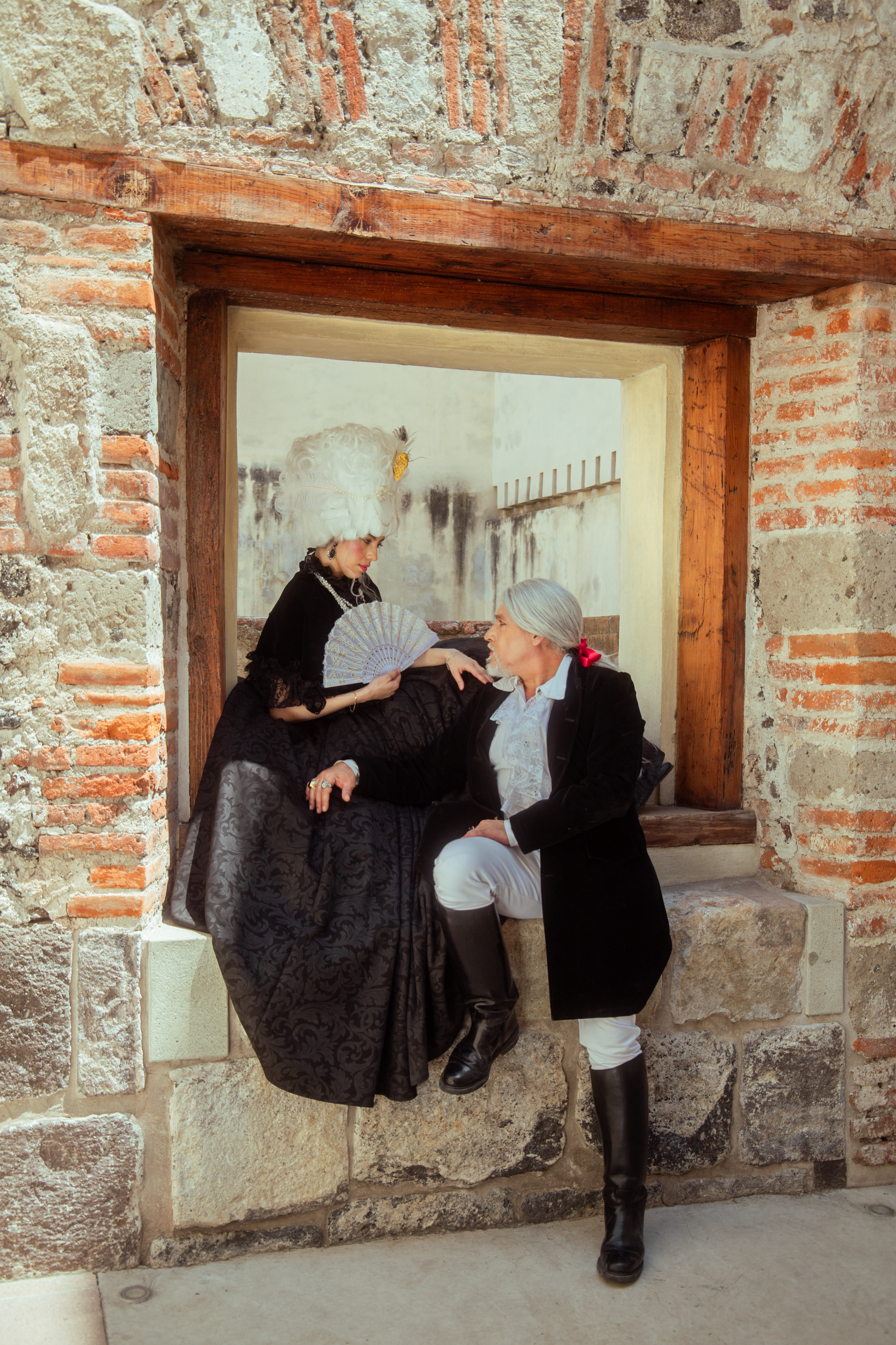 Woman Costumes In Museum Photos, Download The BEST Free Woman Costumes ...