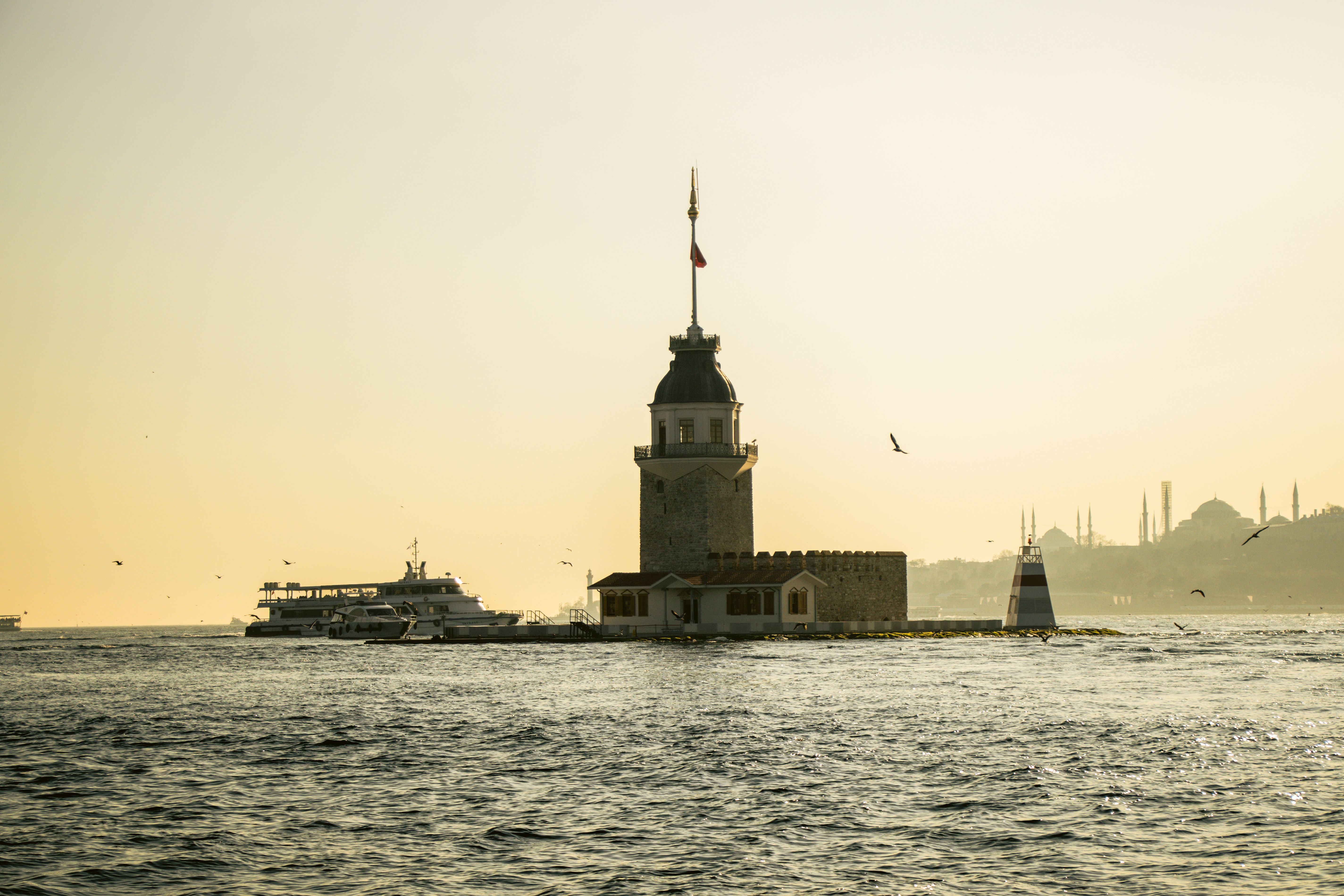 Maiden Tower in Istanbul in Turkey at Sunset · Free Stock Photo