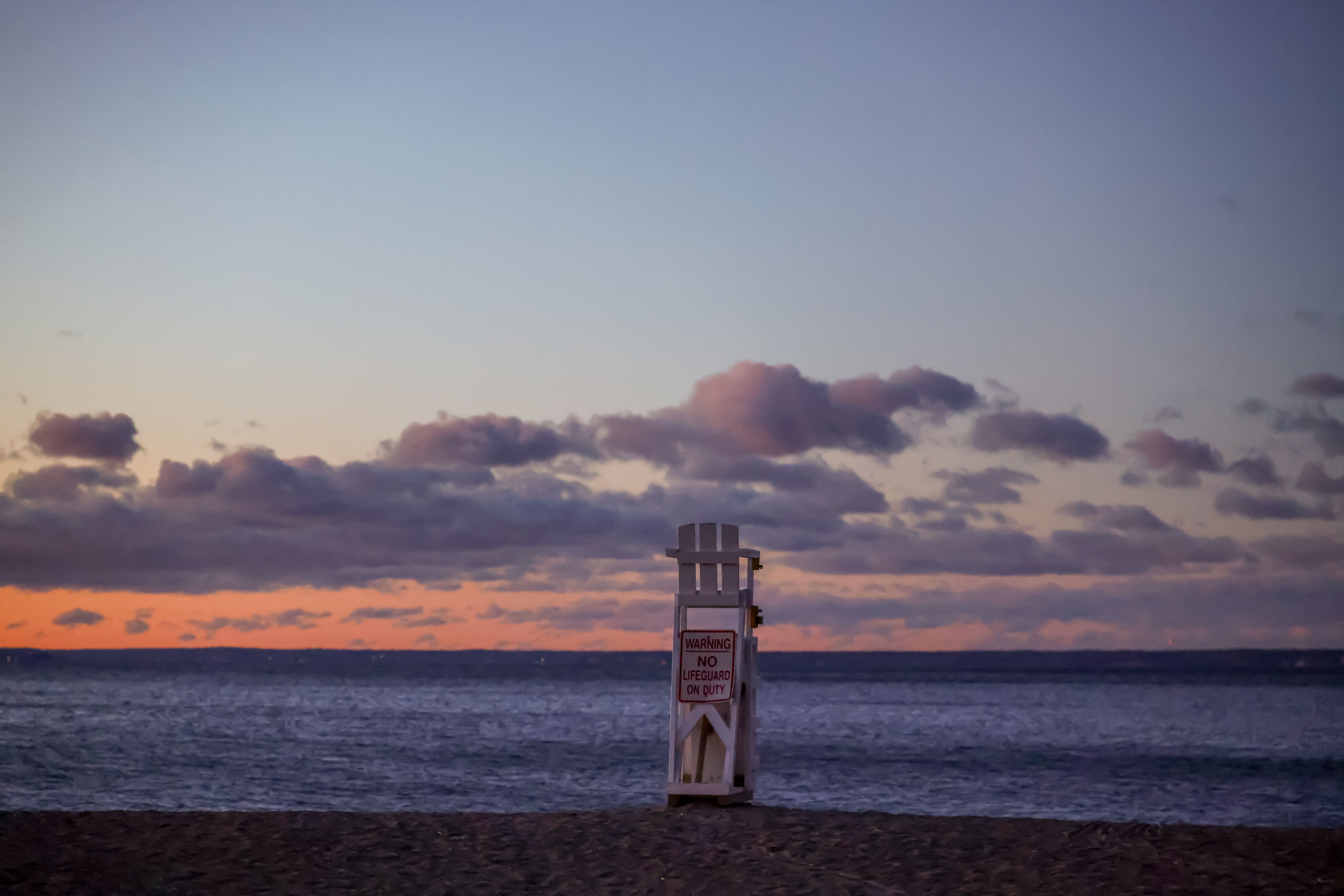 Lifeguard house on sandy spacious beach · Free Stock Photo