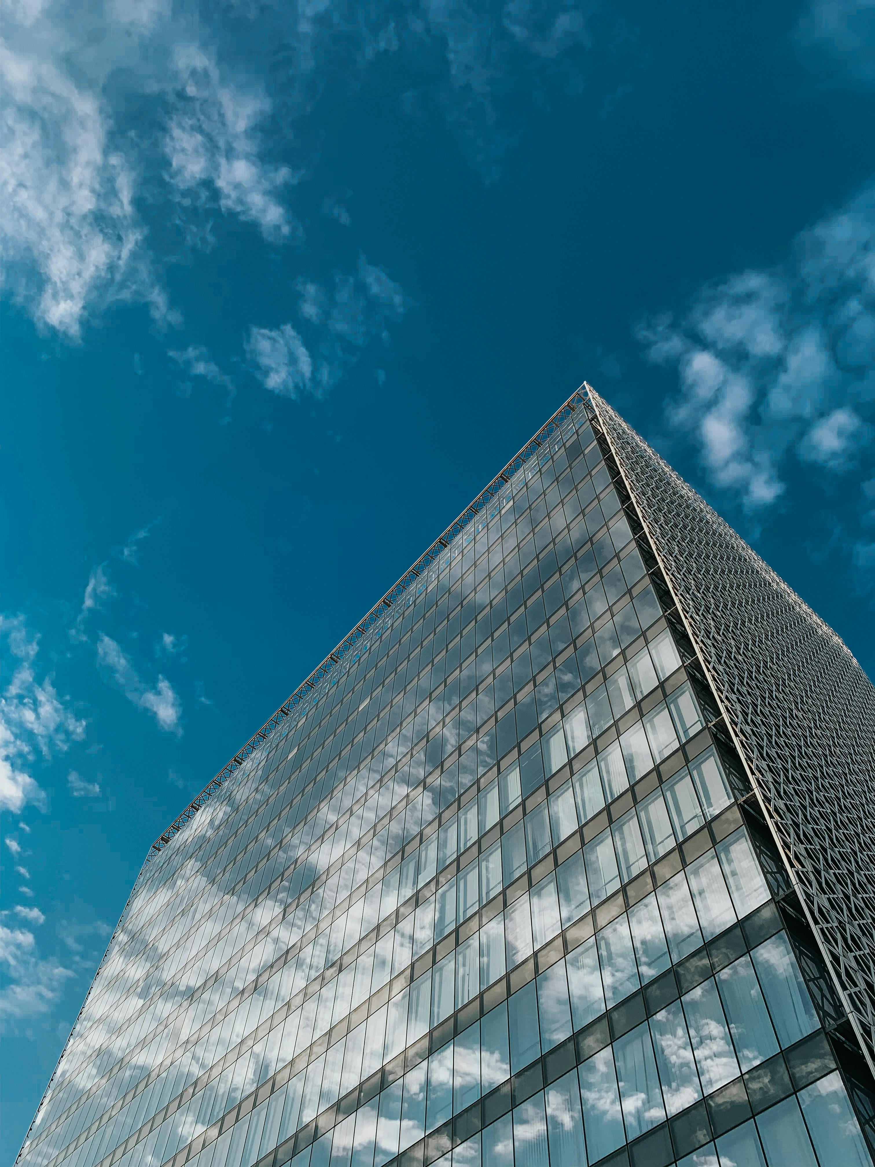 Tilting Shot of a Glass Building · Free Stock Photo