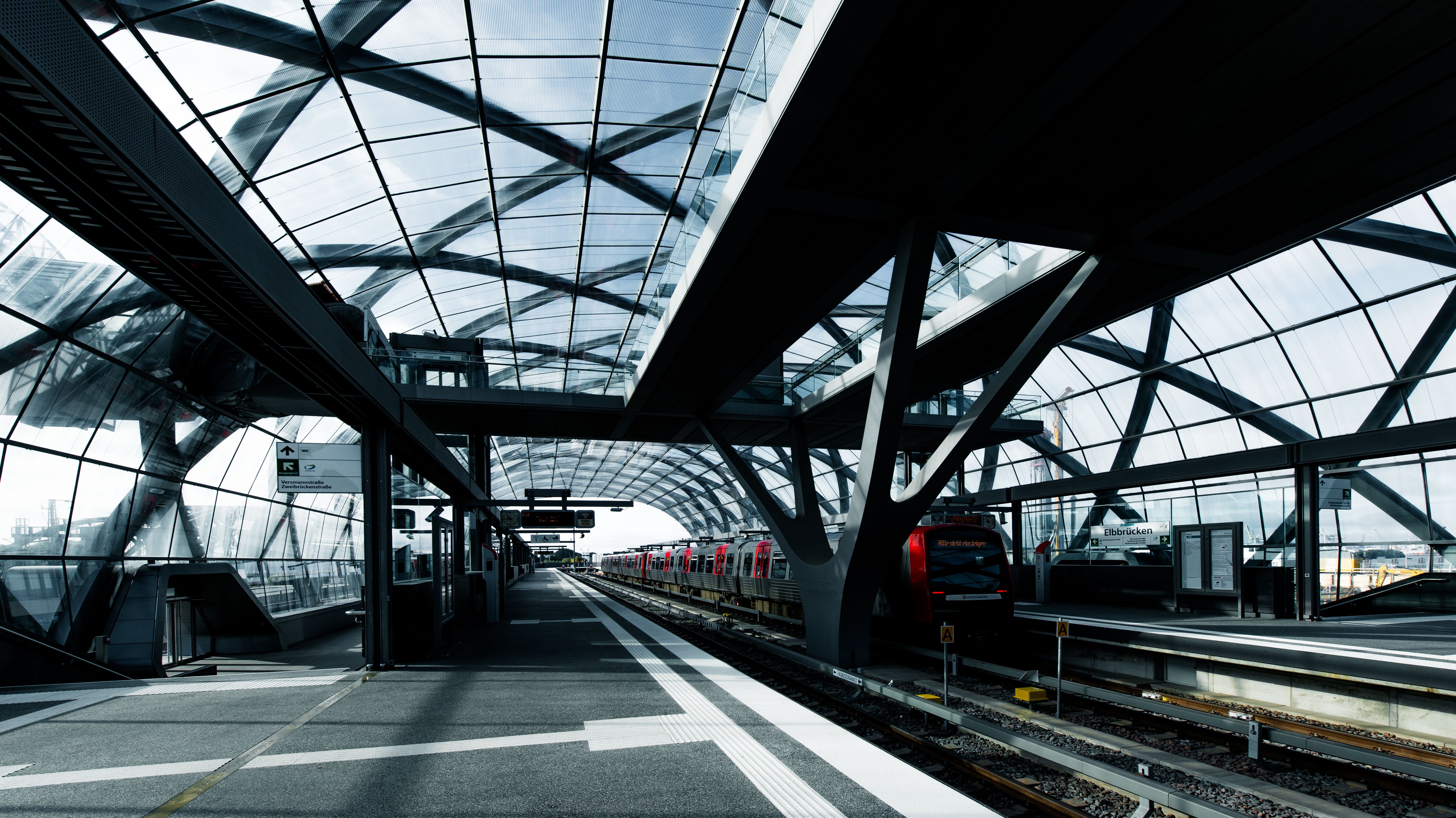 Porton Metro Photos, Download The BEST Free Porton Metro Stock Photos ...