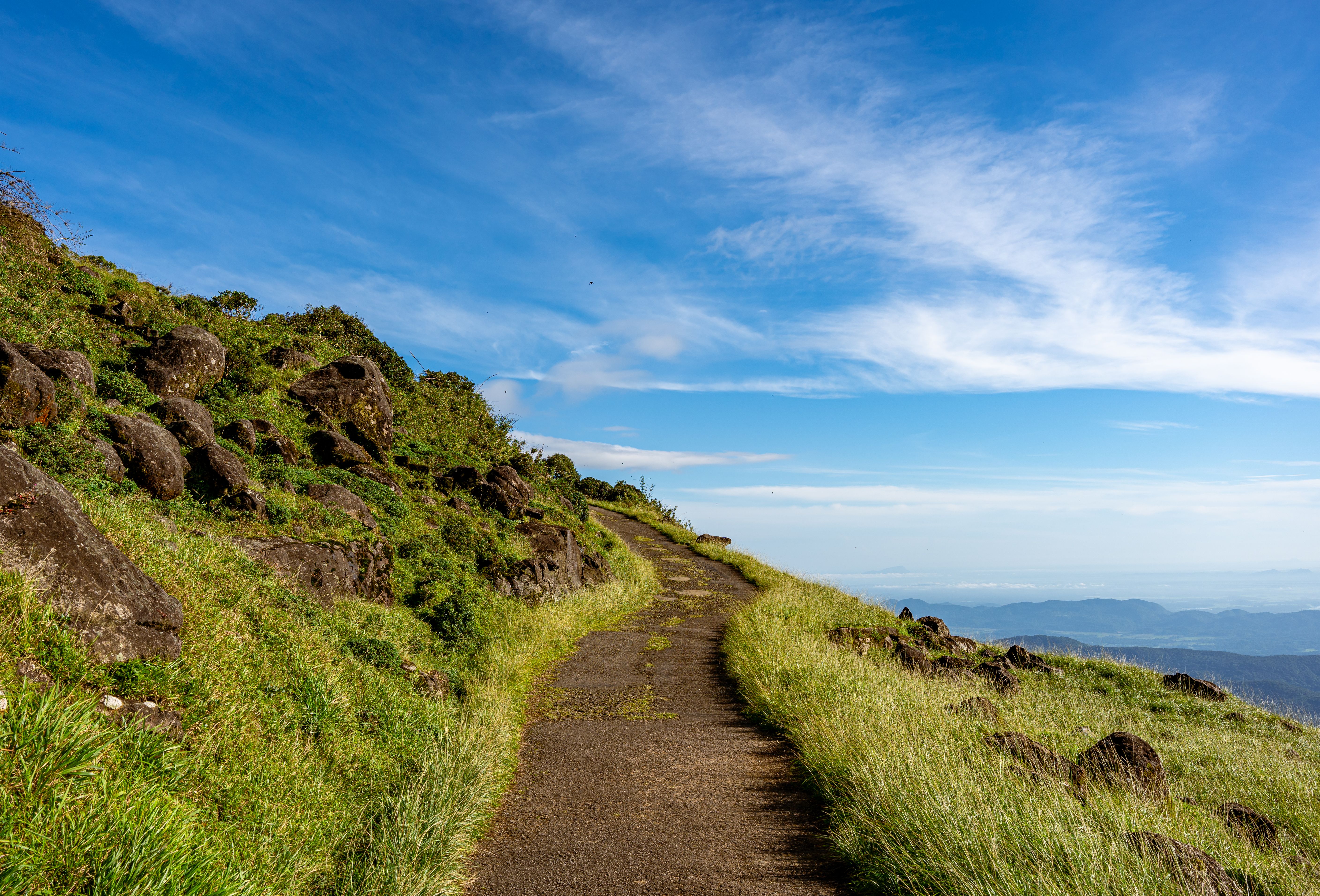 Footpath on Hill in Countryside · Free Stock Photo