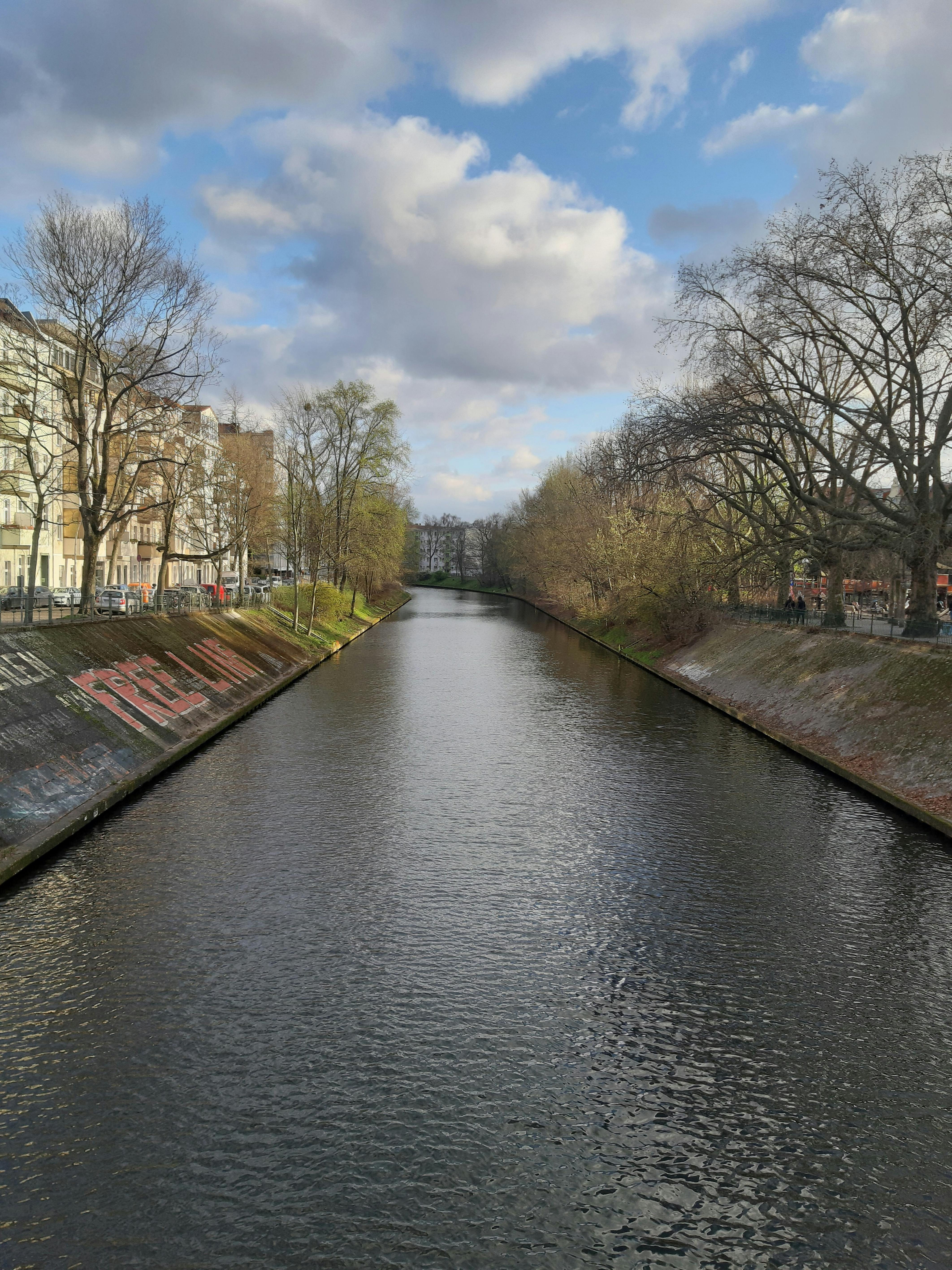 Neukolln Ship Canal in Berlin · Free Stock Photo