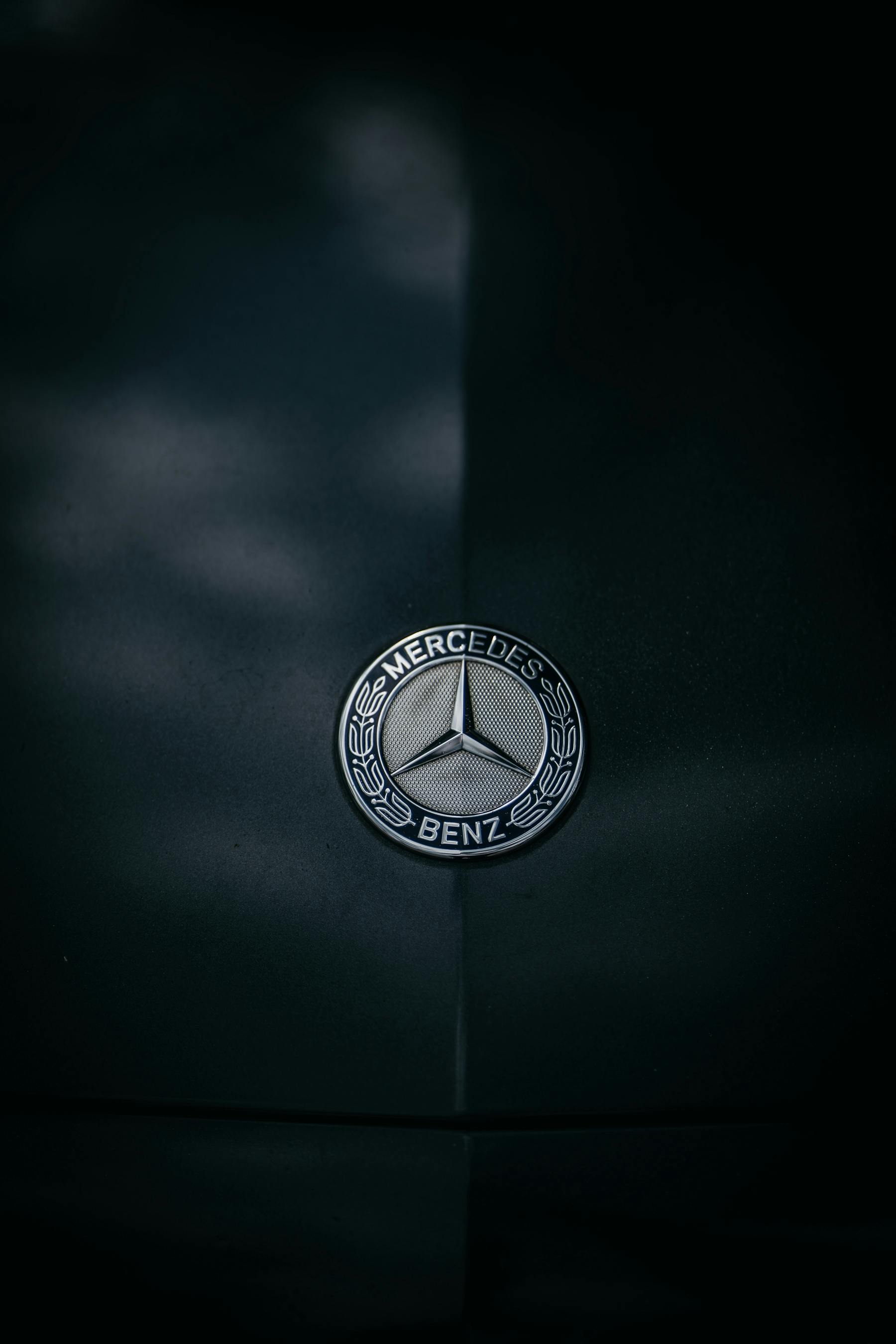 Mercedes-Benz Logo on the Hood of the Car · Free Stock Photo