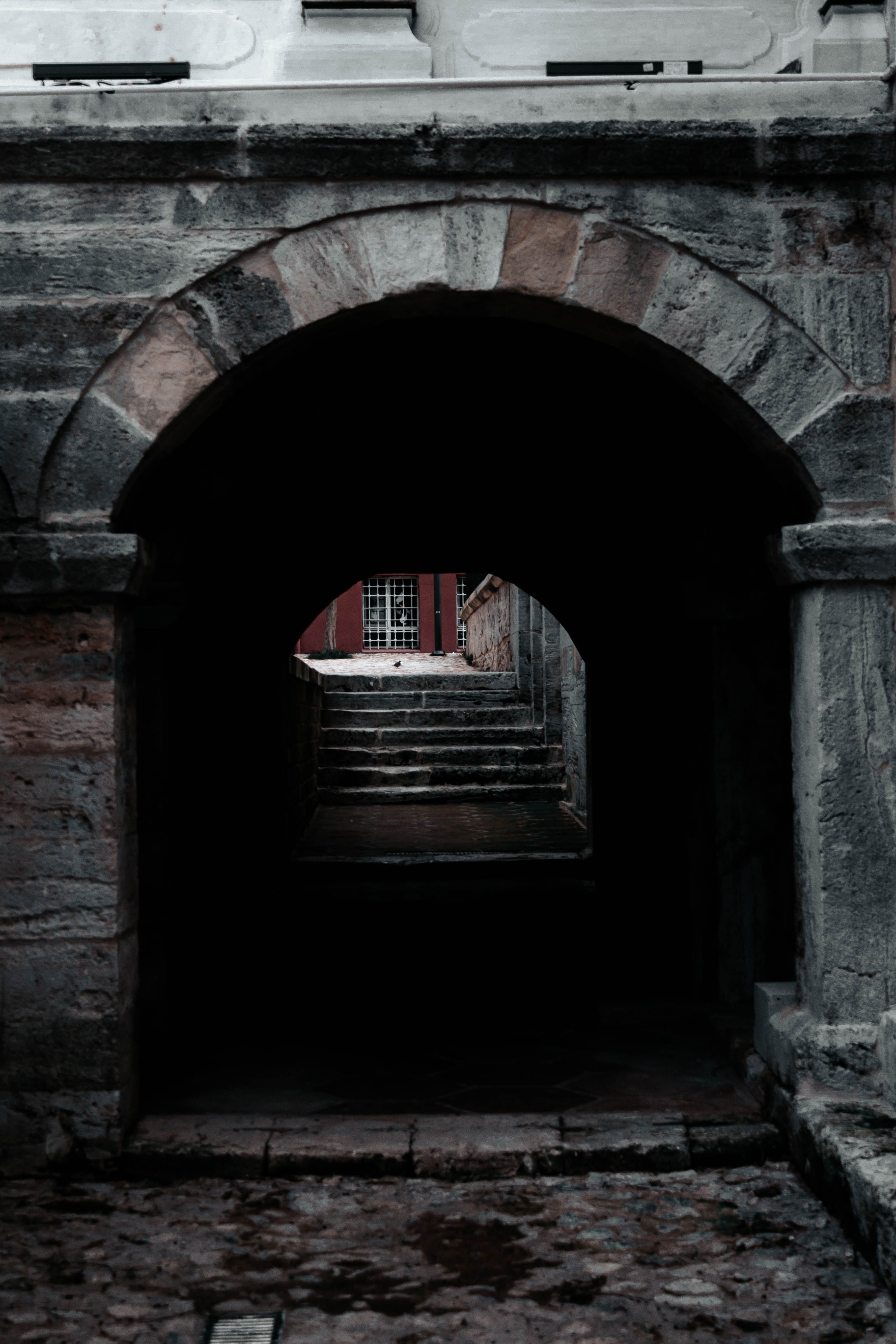 Arch Walkway in Old Town · Free Stock Photo