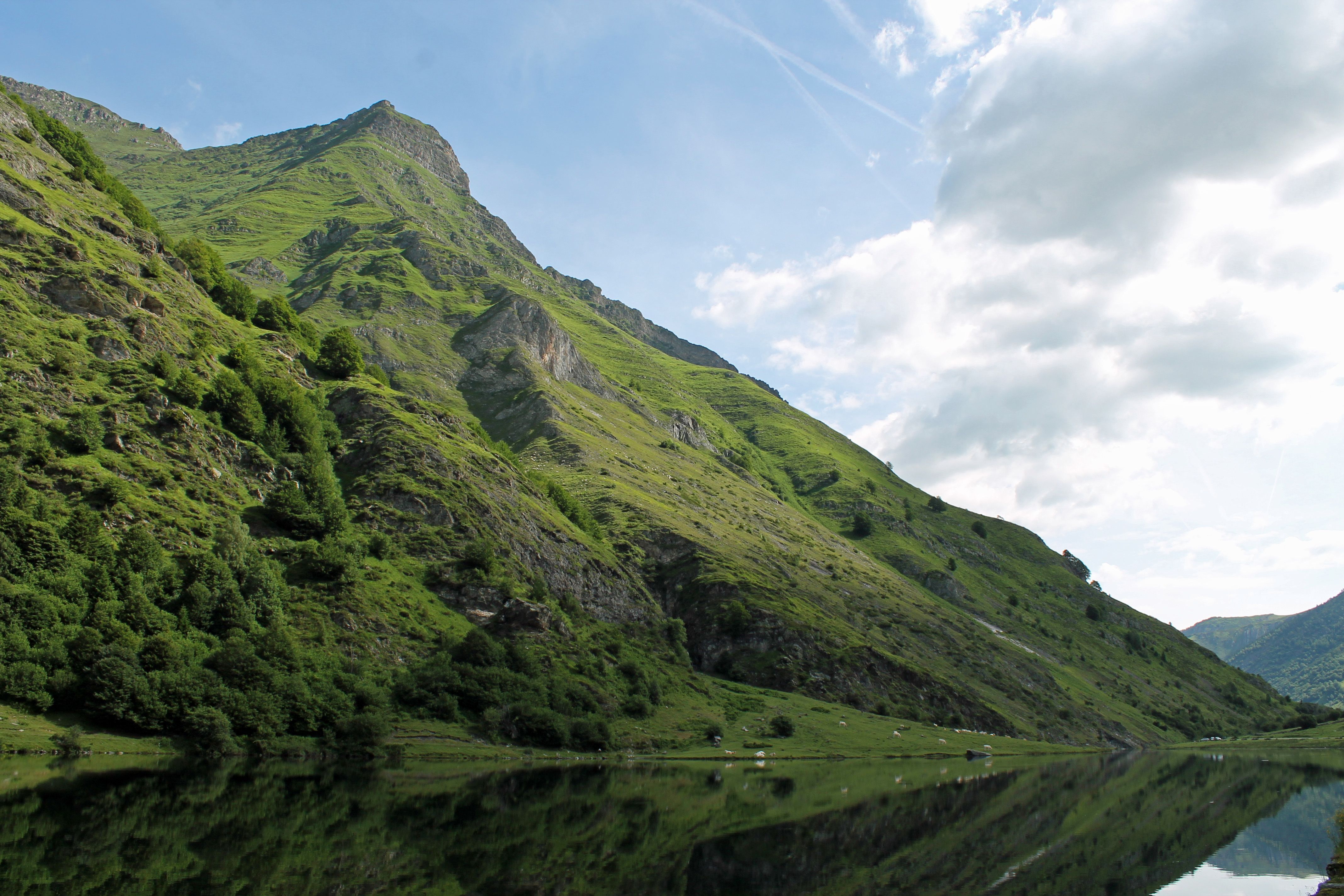 Green Mountain over Lake in Valley · Free Stock Photo
