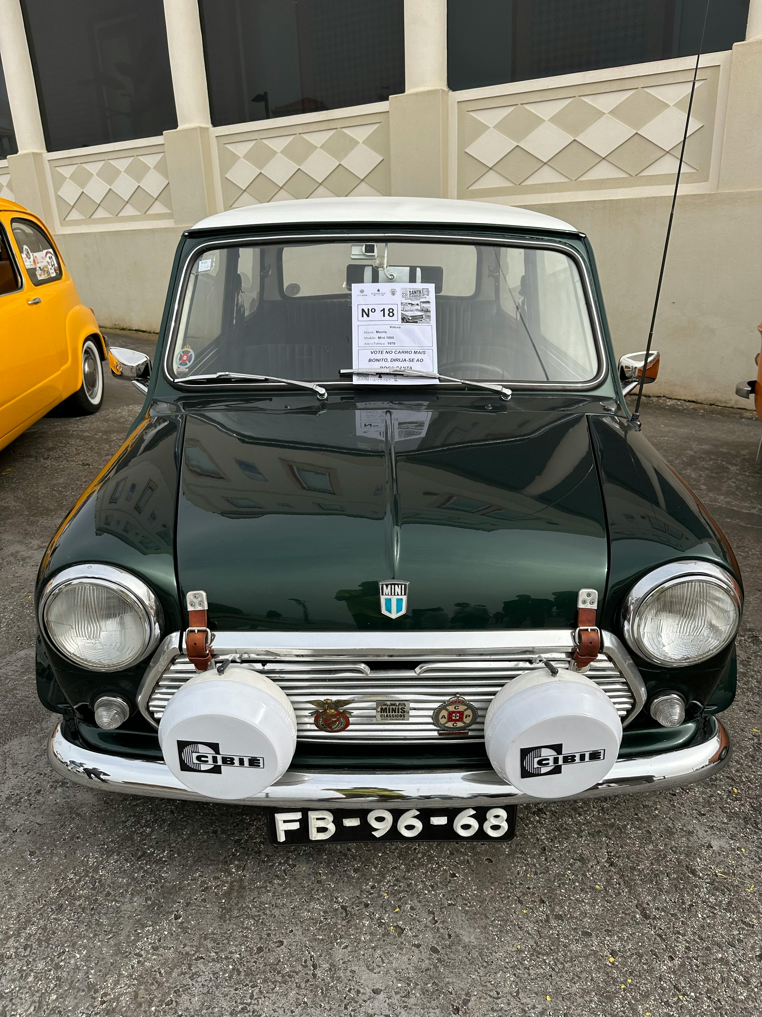 Classic Austin Mini · Free Stock Photo