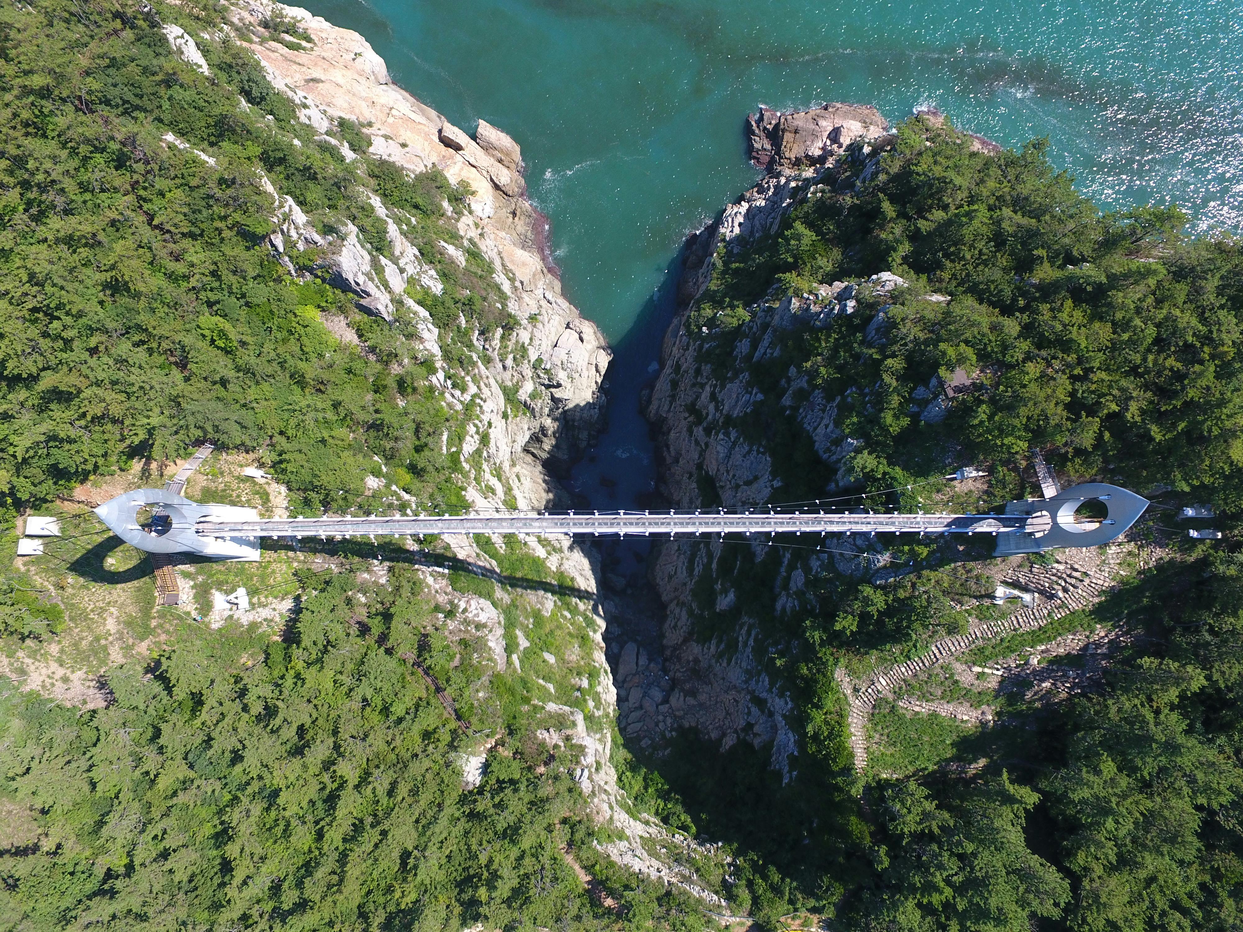 Iron Bridge on Cliffs · Free Stock Photo