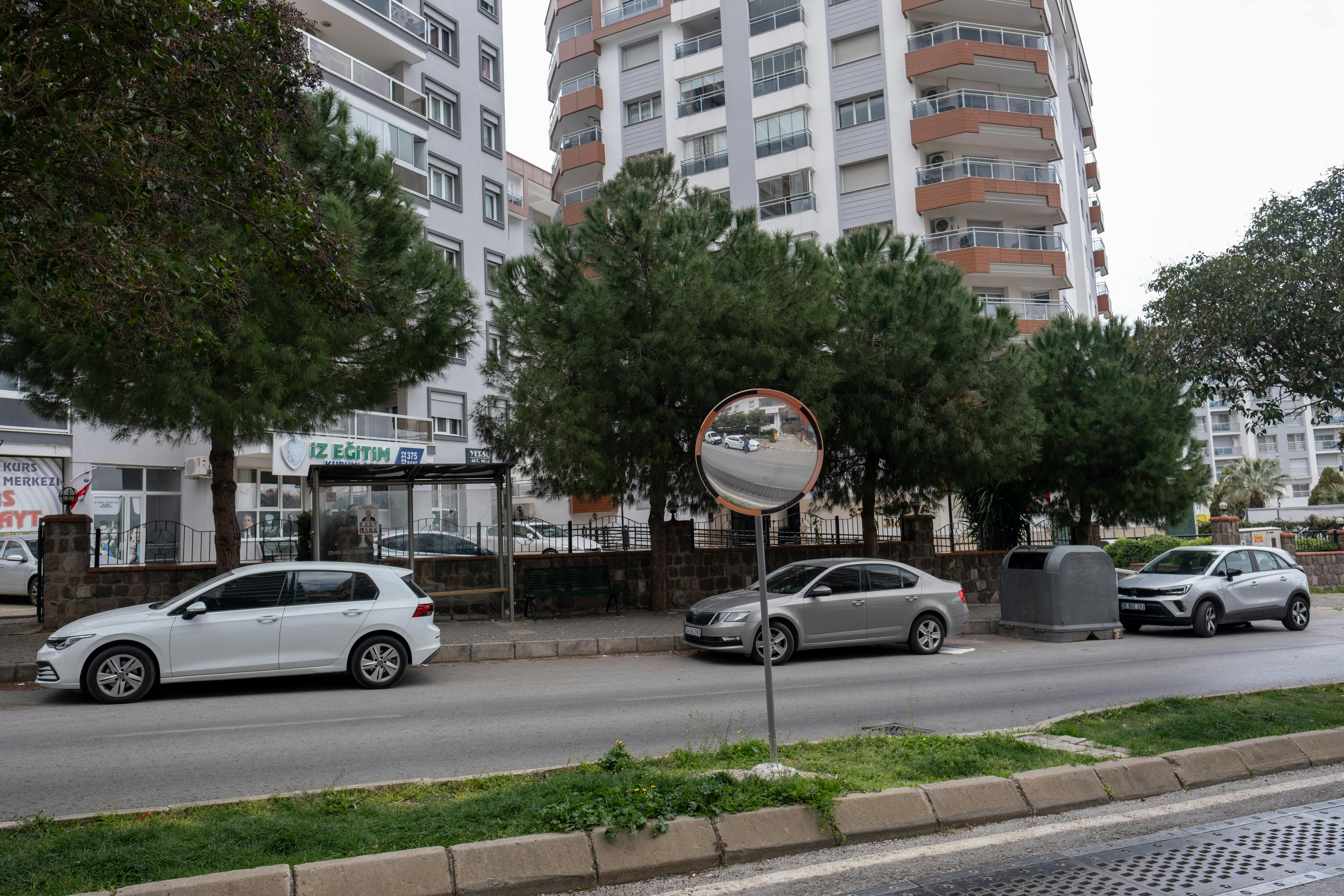 Cars in a City · Free Stock Photo