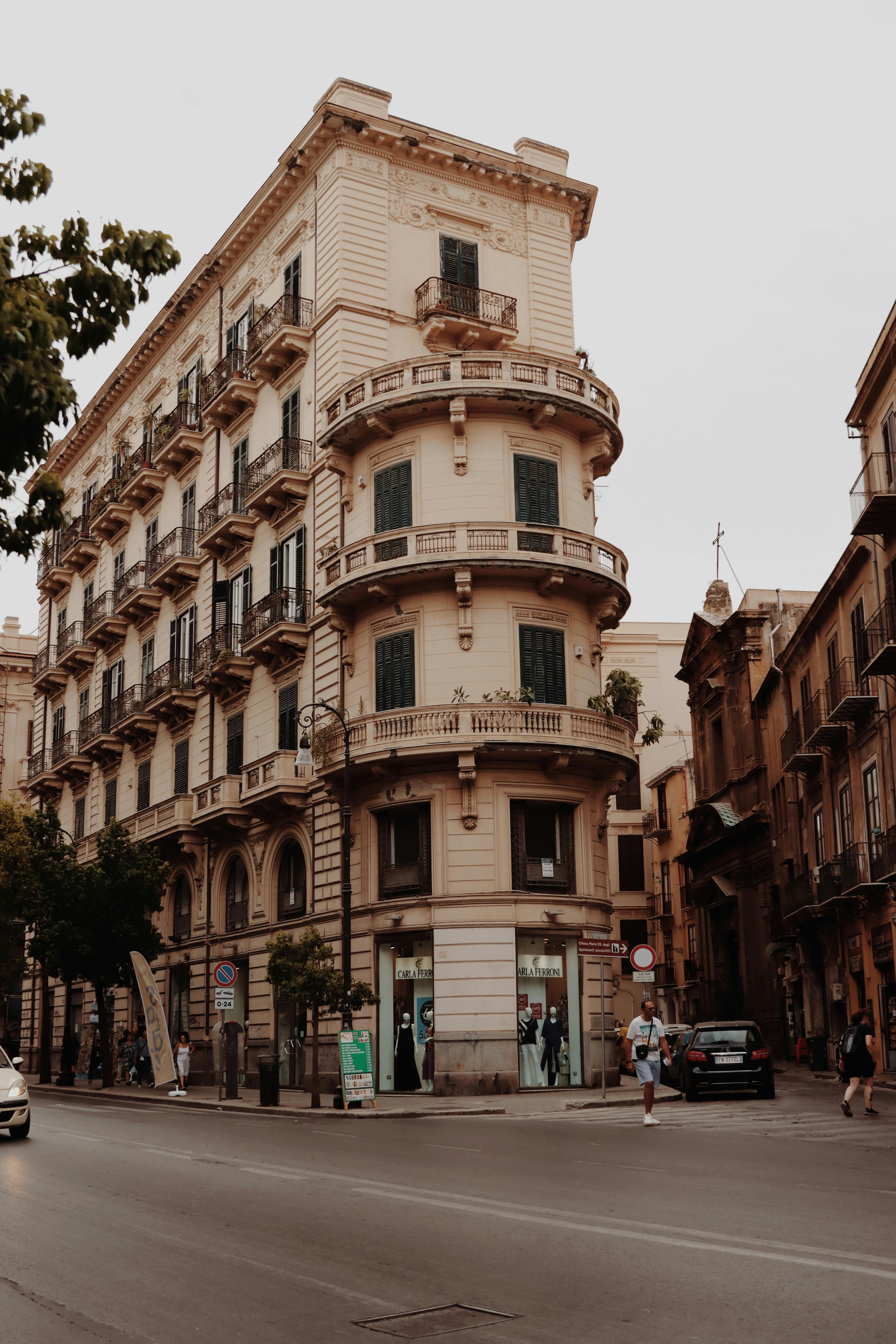 Corner Apartment Building in the Old Town of Palermo Italy · Free Stock Photo