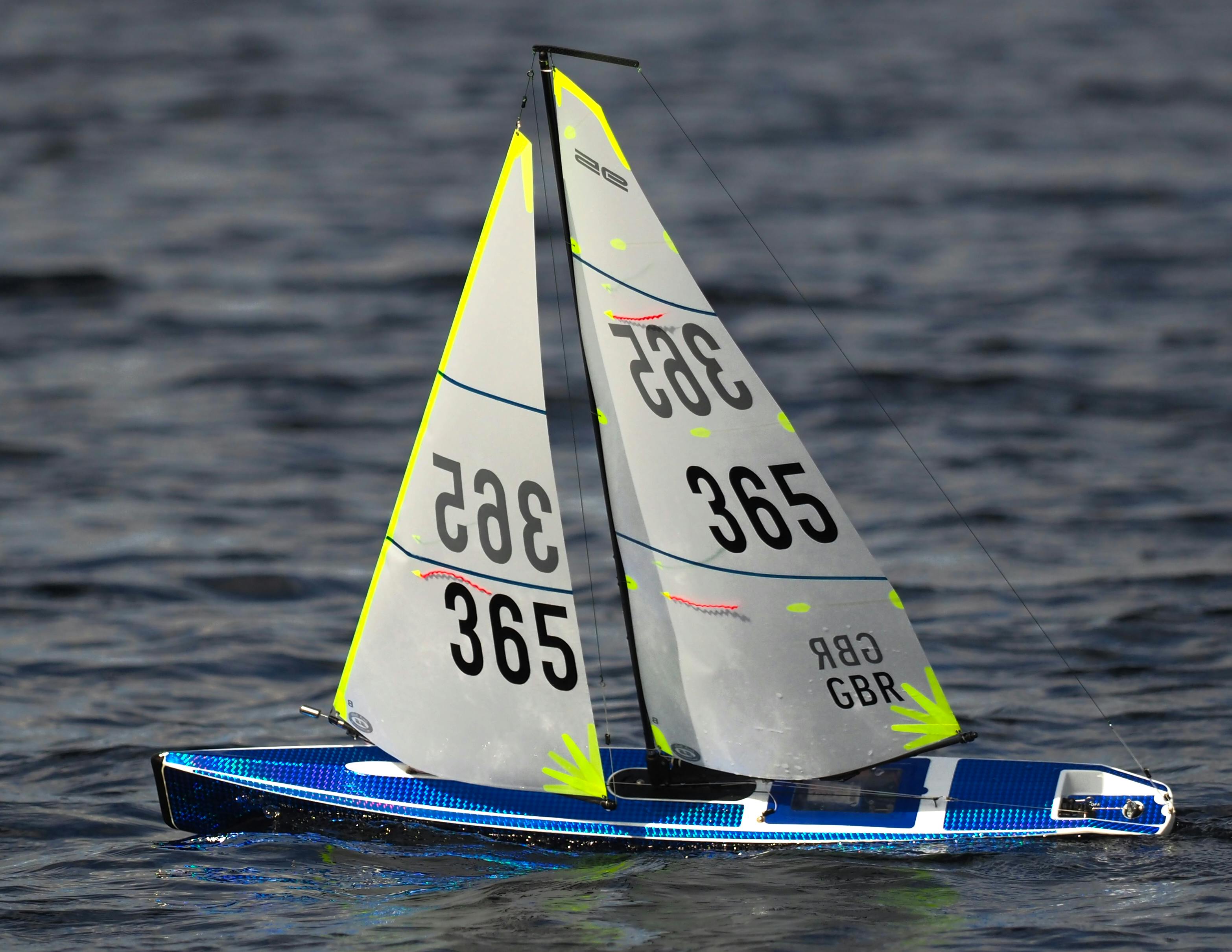 Model racing yacht · Free Stock Photo