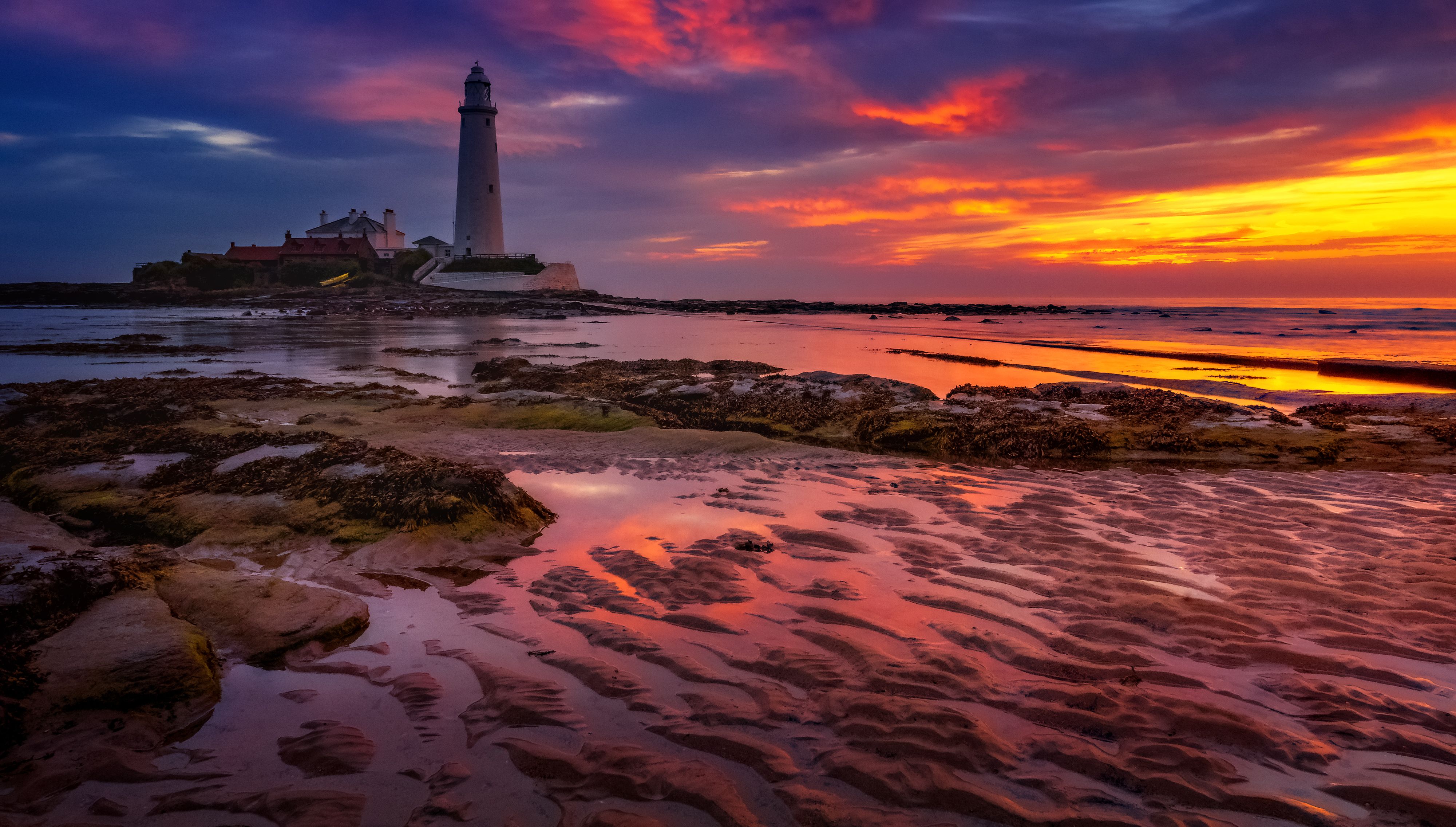 Saint Marys Lighthouse in Whitley Bay at Sunset · Free Stock Photo