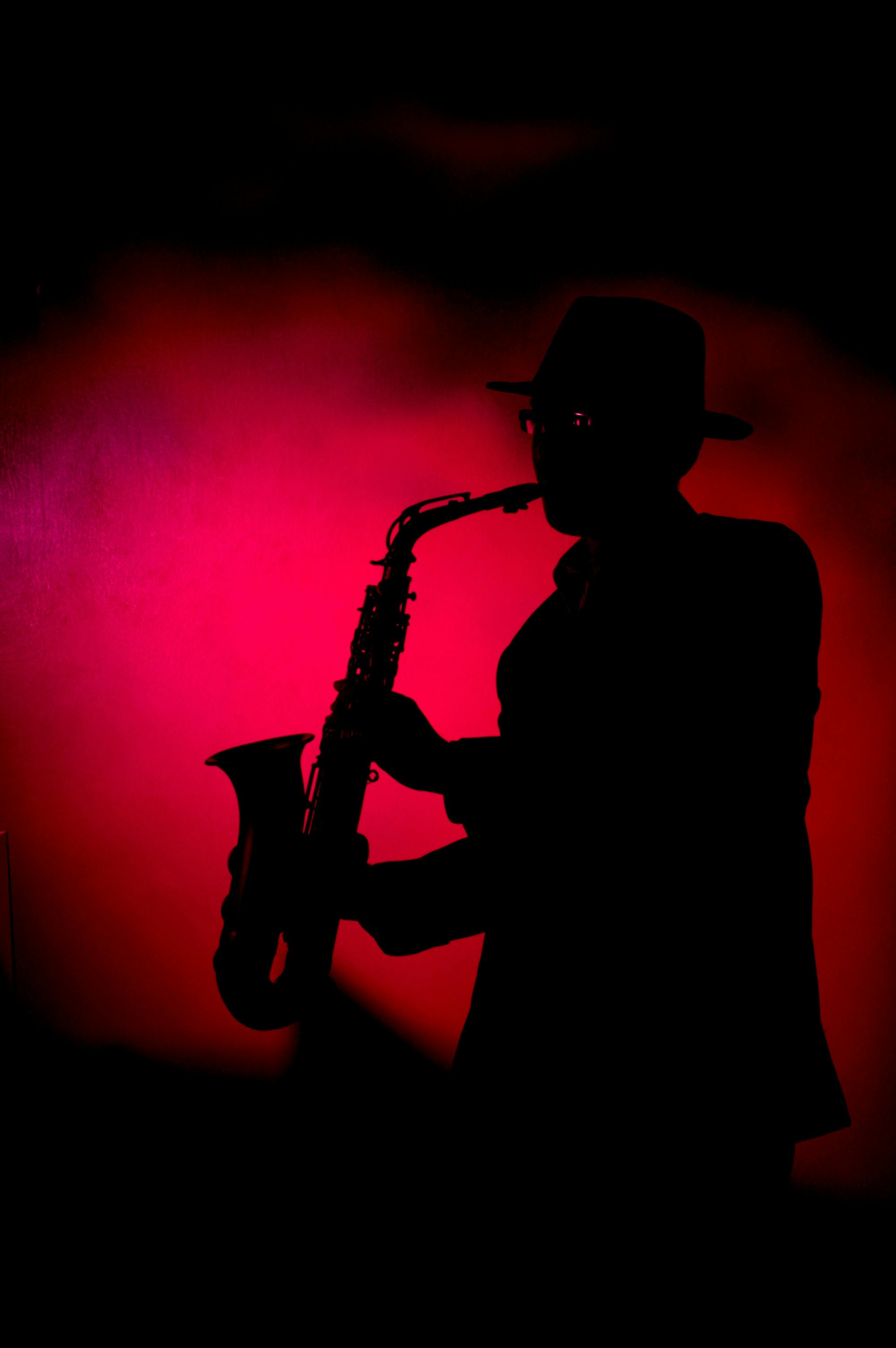 Saxophone Red Background Photos, Download The BEST Free Saxophone Red ...