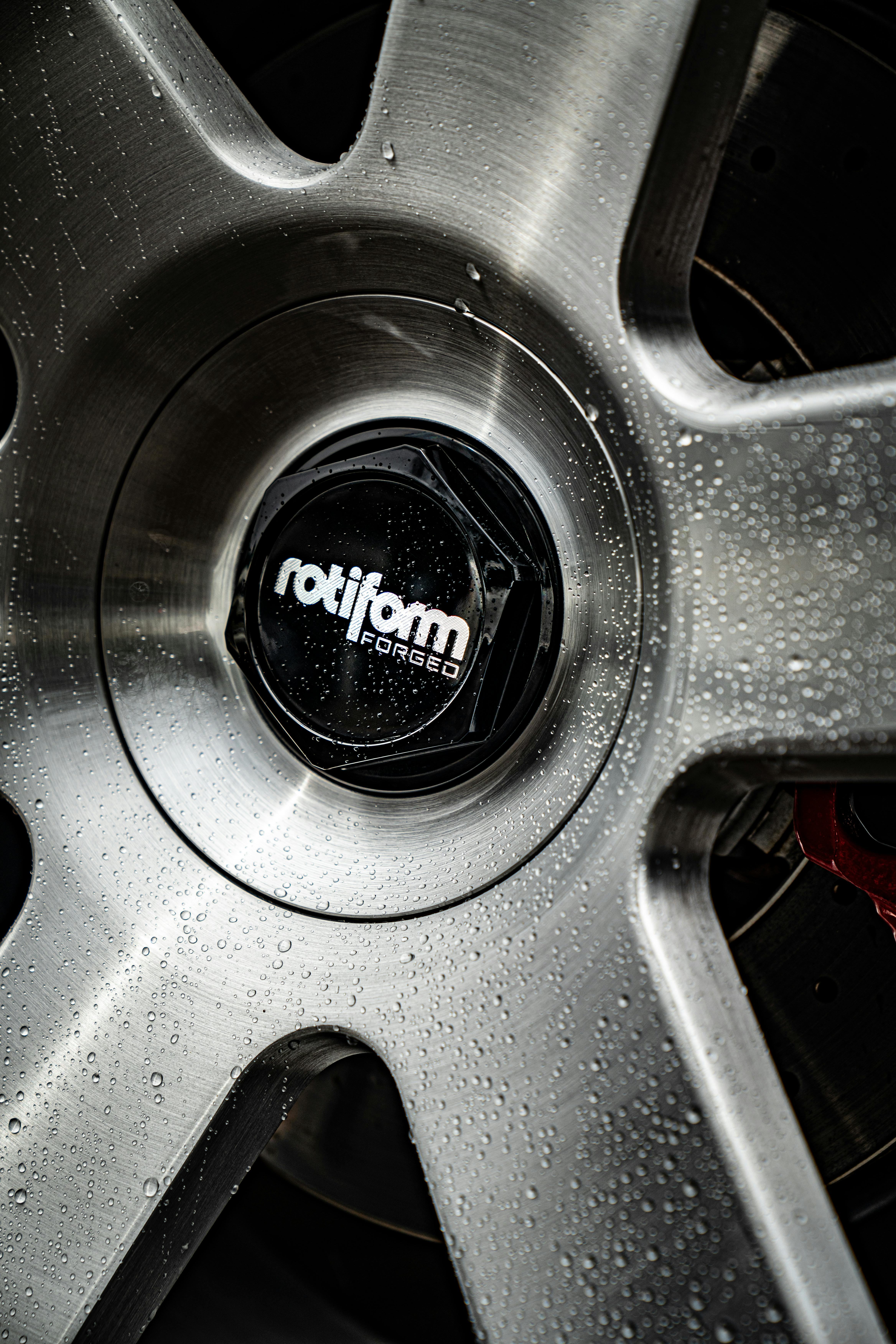 Close-up of a Rotiform Forged Aluminum Rim · Free Stock Photo