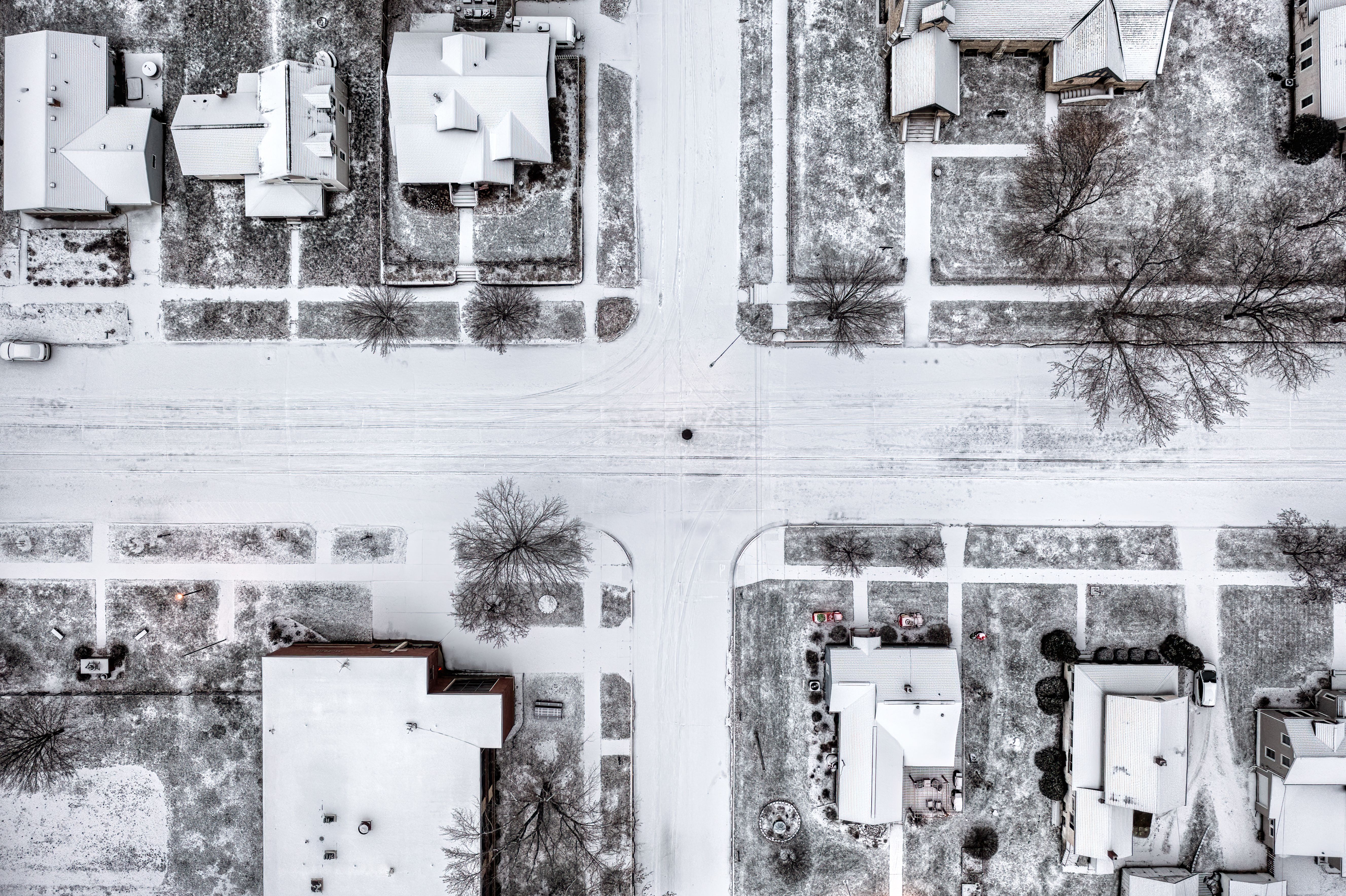 Intersection of Roads in Small Town · Free Stock Photo