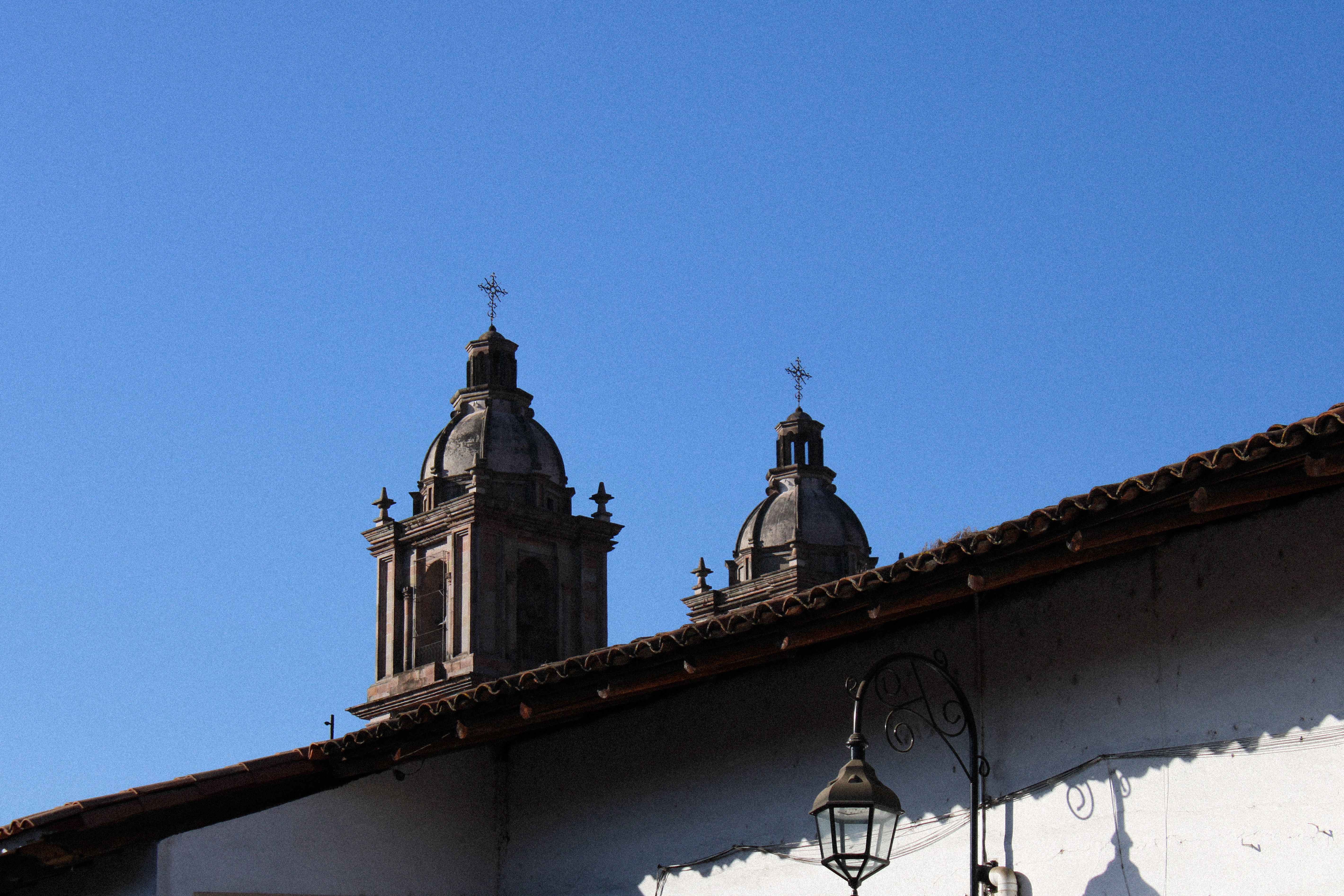 Roof Skyline Photos, Download The BEST Free Roof Skyline Stock Photos ...