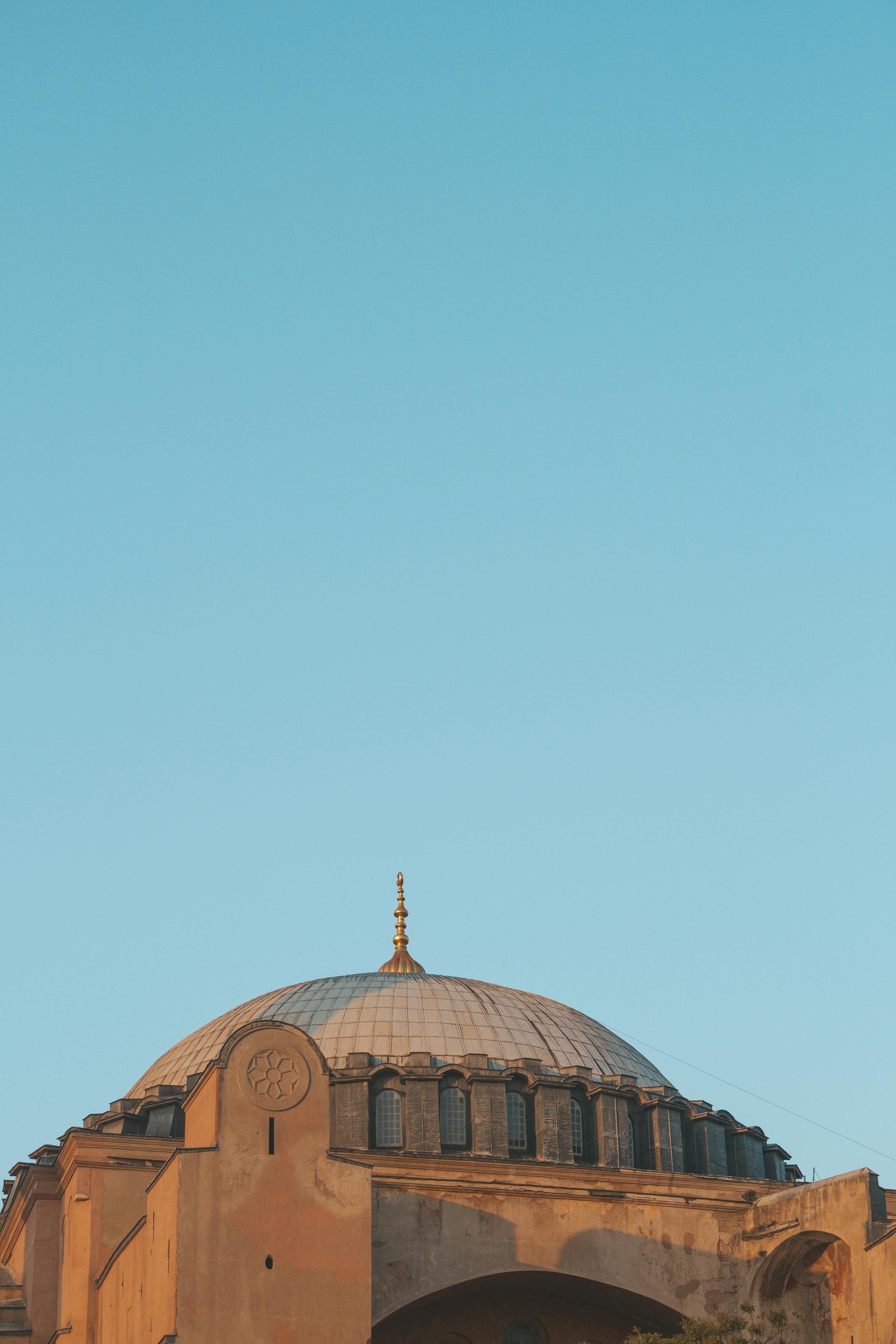 Roof of a White and Green Dome Building · Free Stock Photo