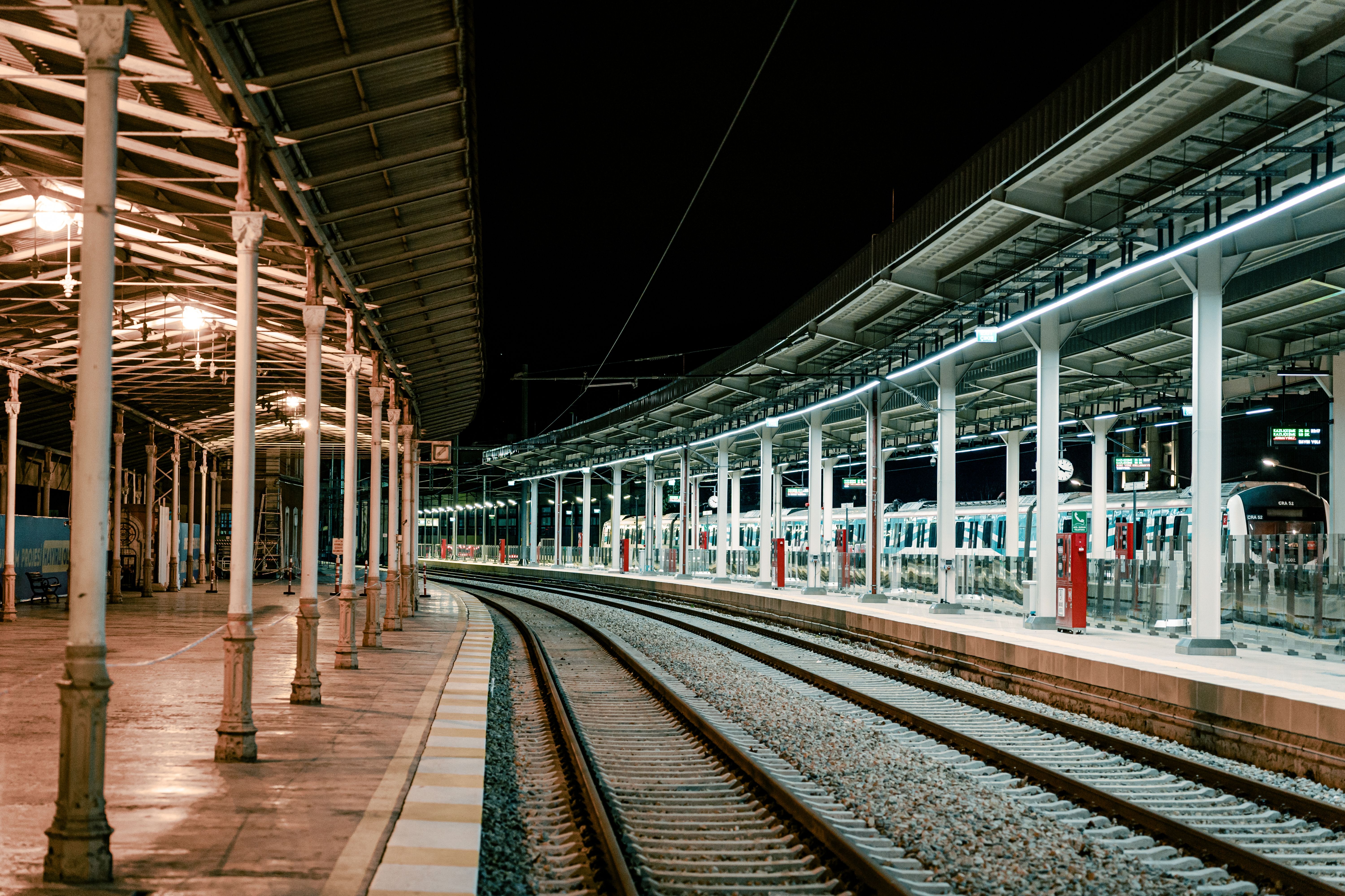 A train station at night · Free Stock Photo