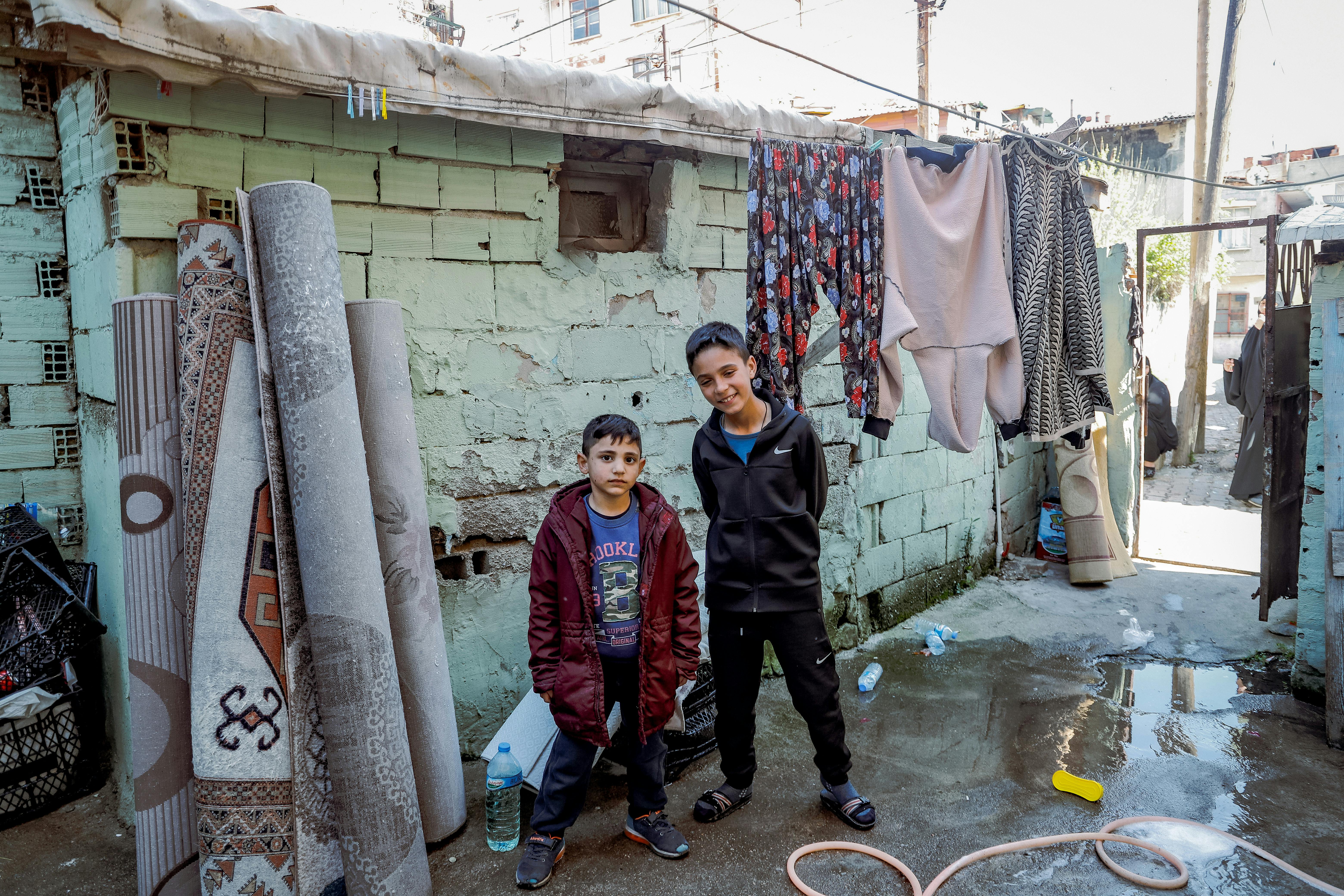 Children In Slums Photos, Download The BEST Free Children In Slums ...