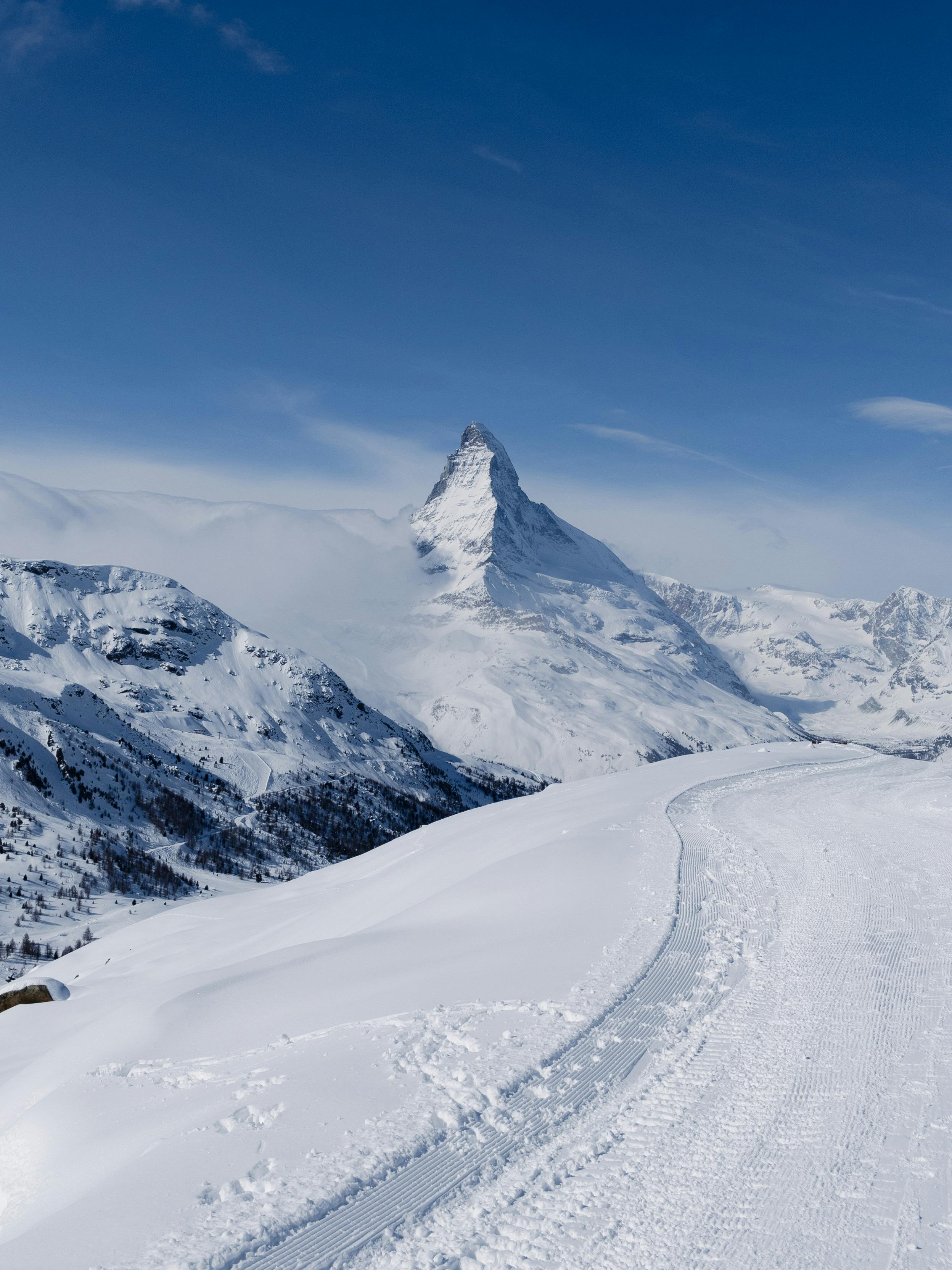 Snow in Mountains · Free Stock Photo