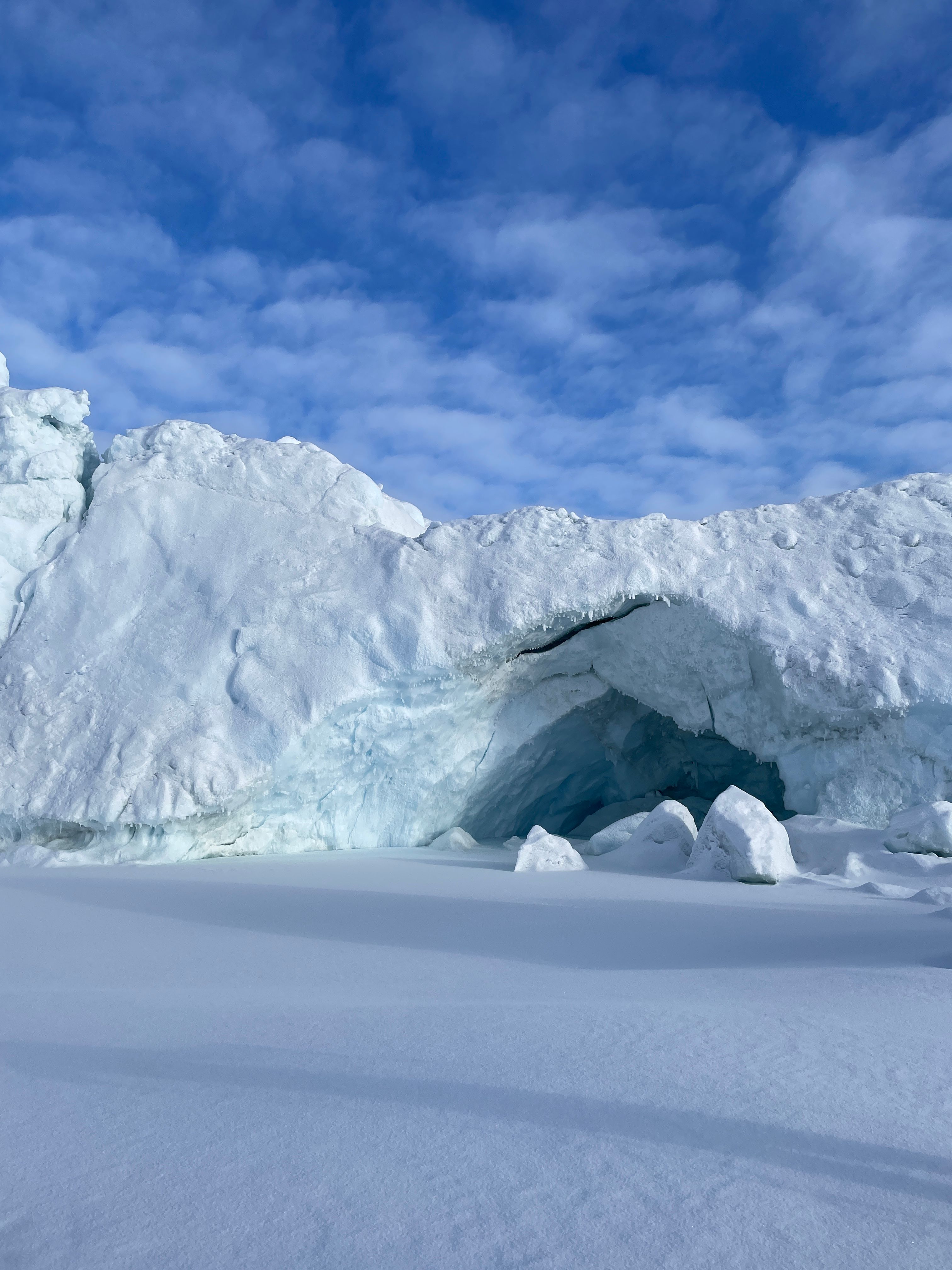 Glacier in a Valley · Free Stock Photo