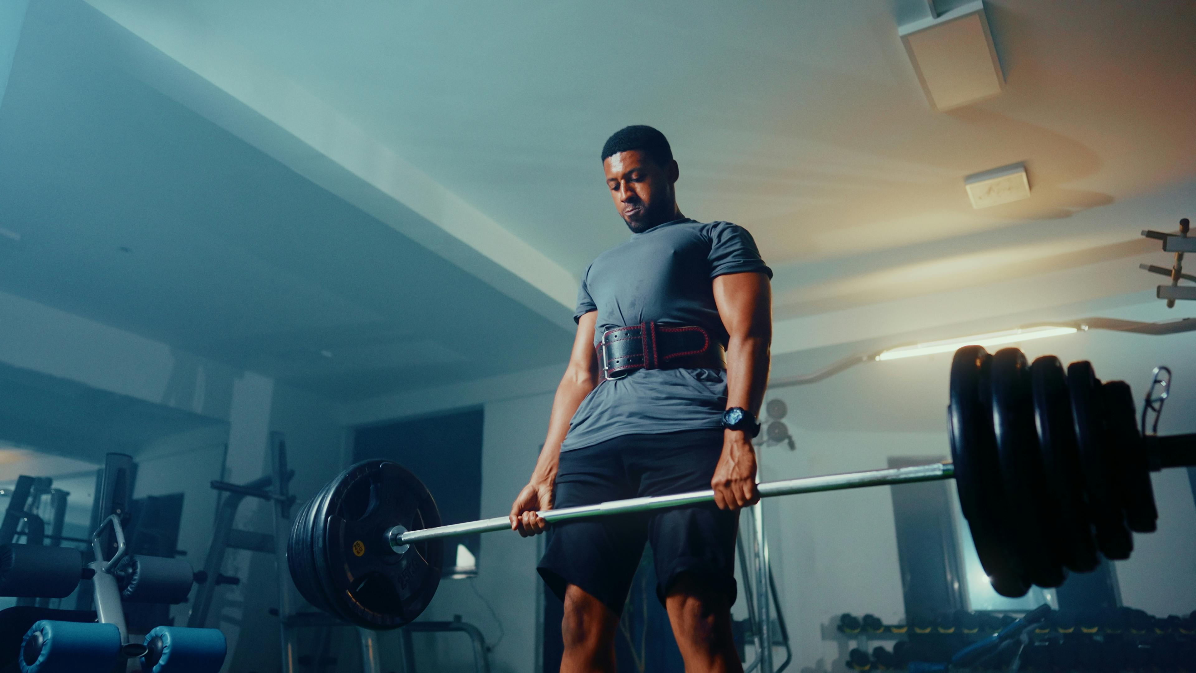 Man in Dead Lift at Gym · Free Stock Photo
