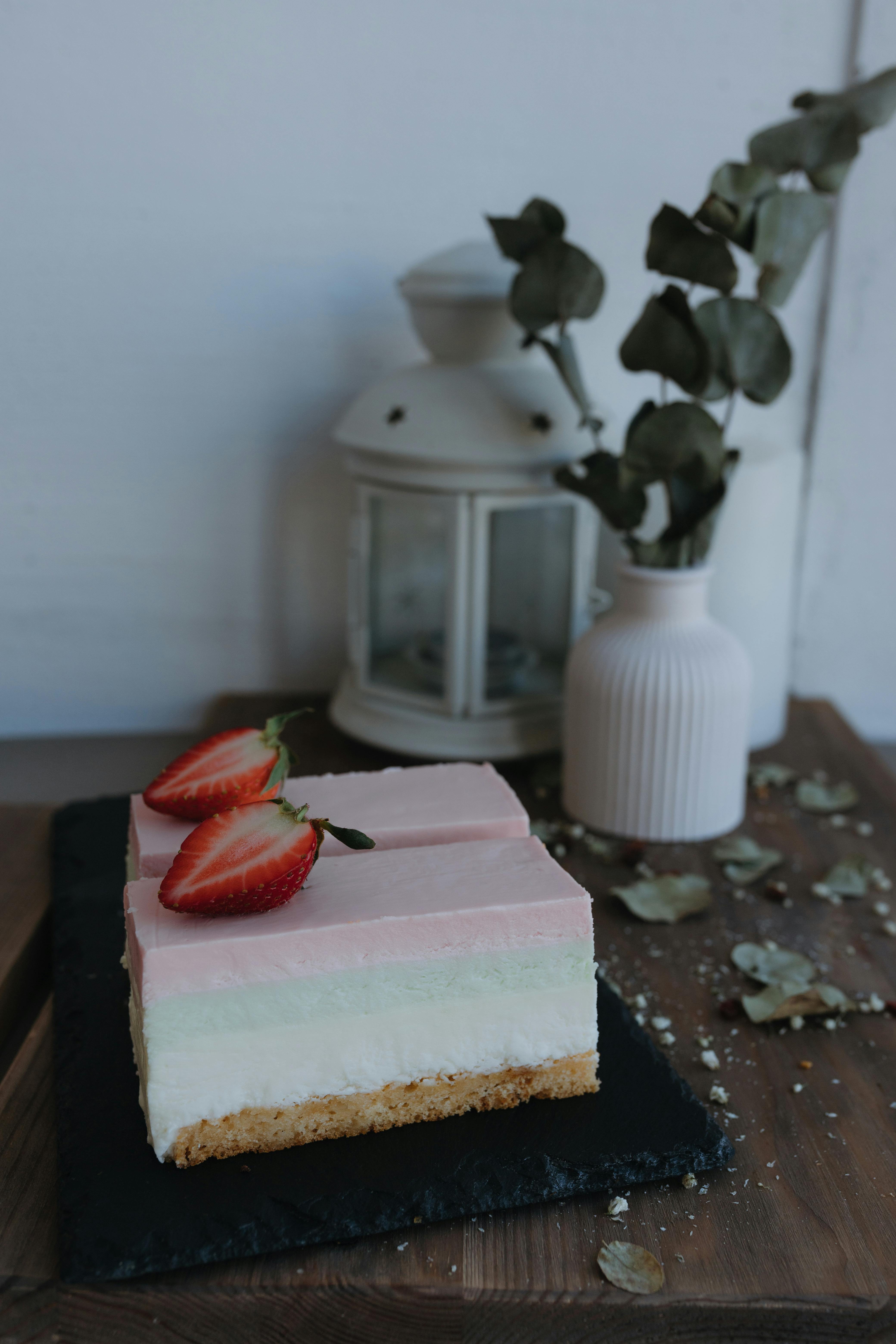Cheesecake On the Tray · Free Stock Photo