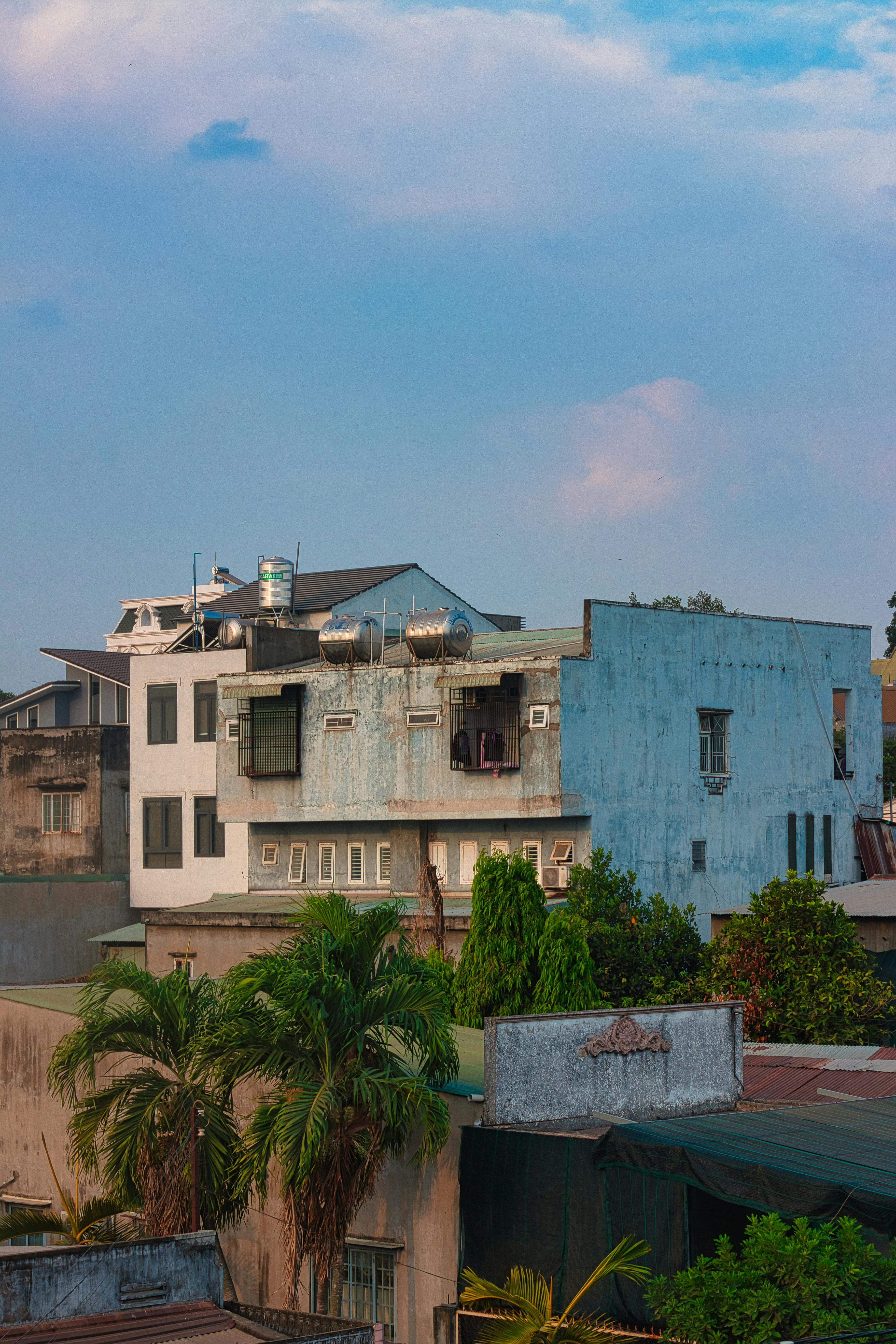 House Building During Sunset · Free Stock Photo