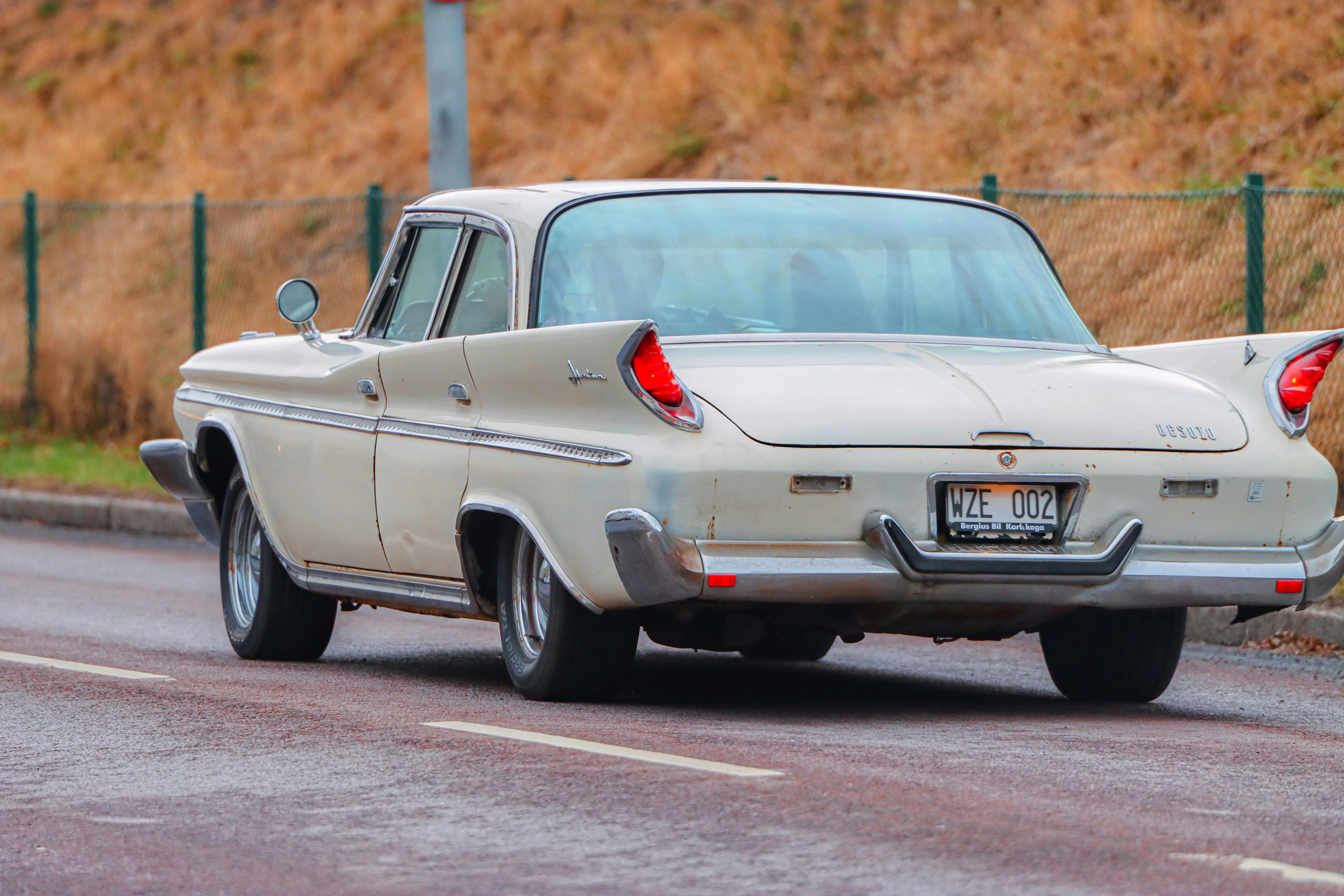 Chrysler · Free Stock Photo