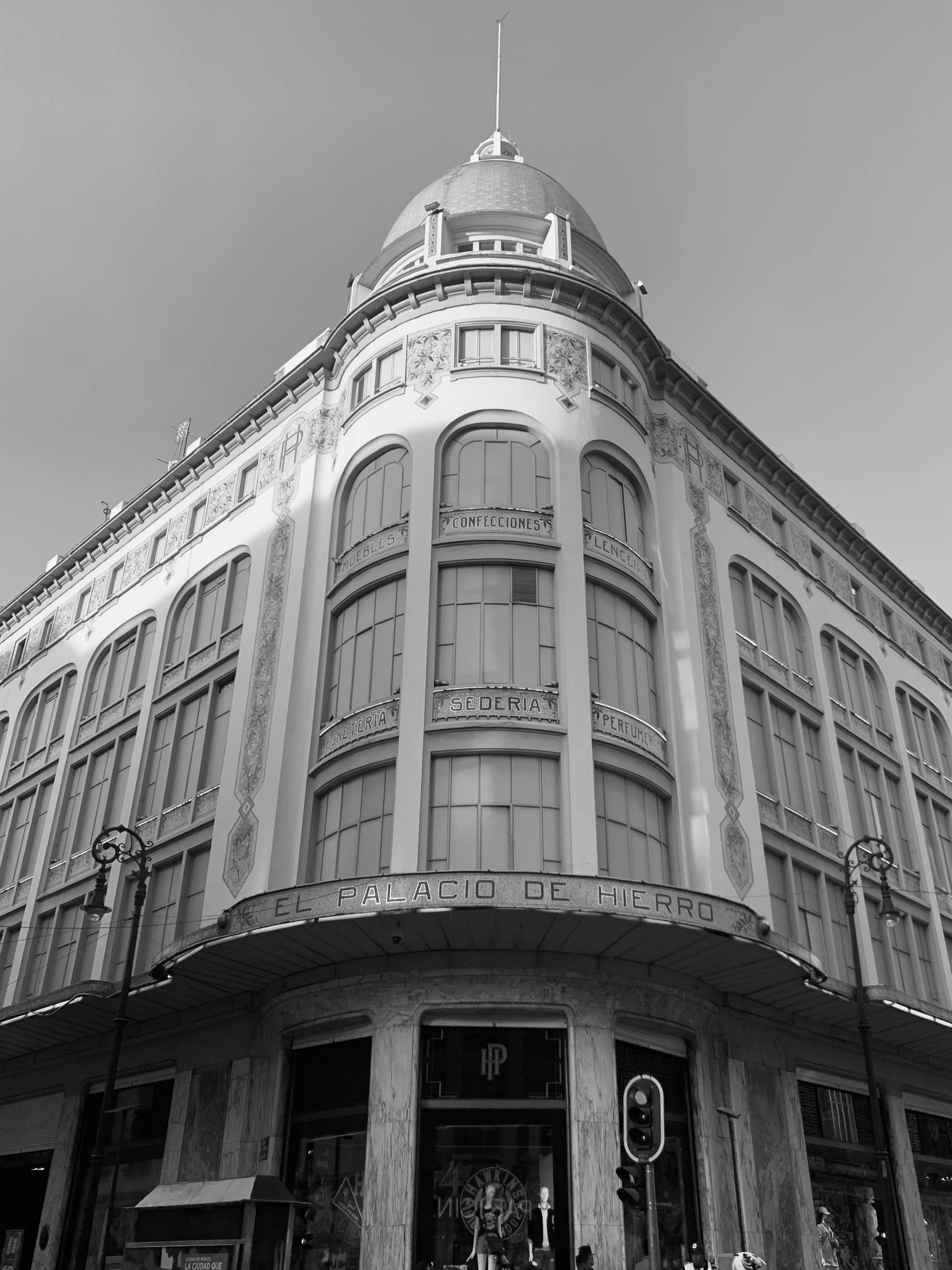 El Palacio de Hierro Store in Mexico · Free Stock Photo