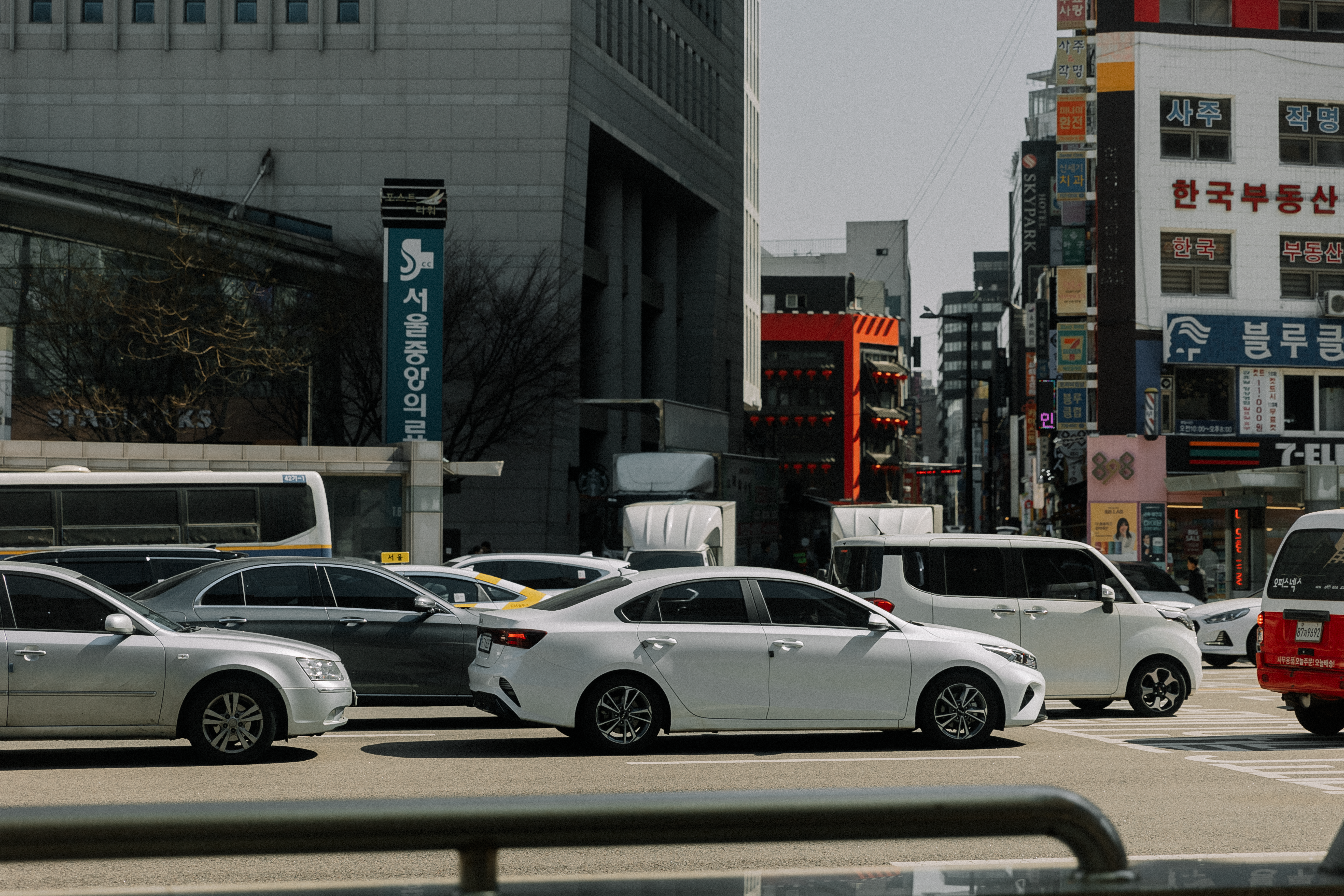 Cars on Street in Asian City · Free Stock Photo