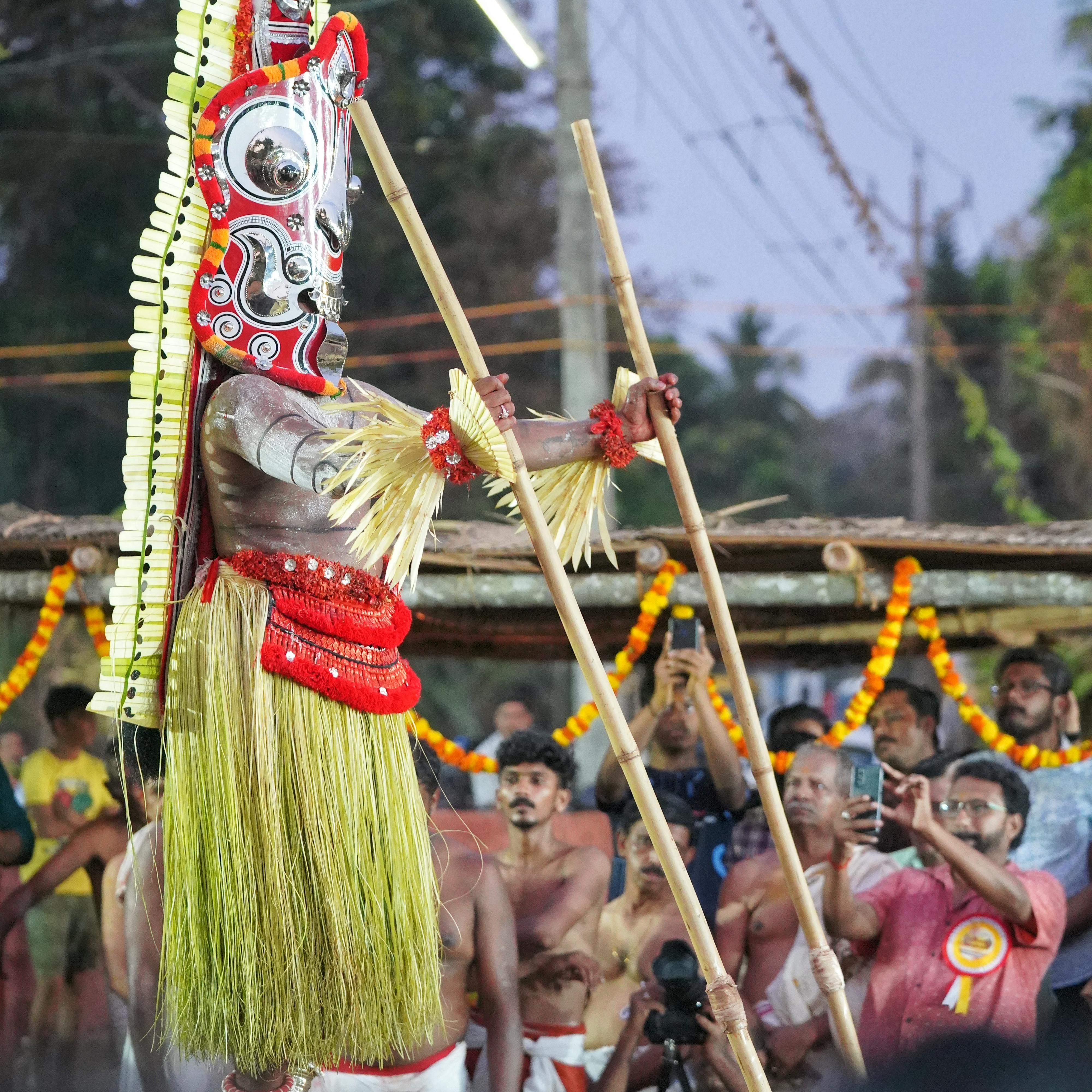 Tribesman in Traditional Clothing in Ceremony · Free Stock Photo