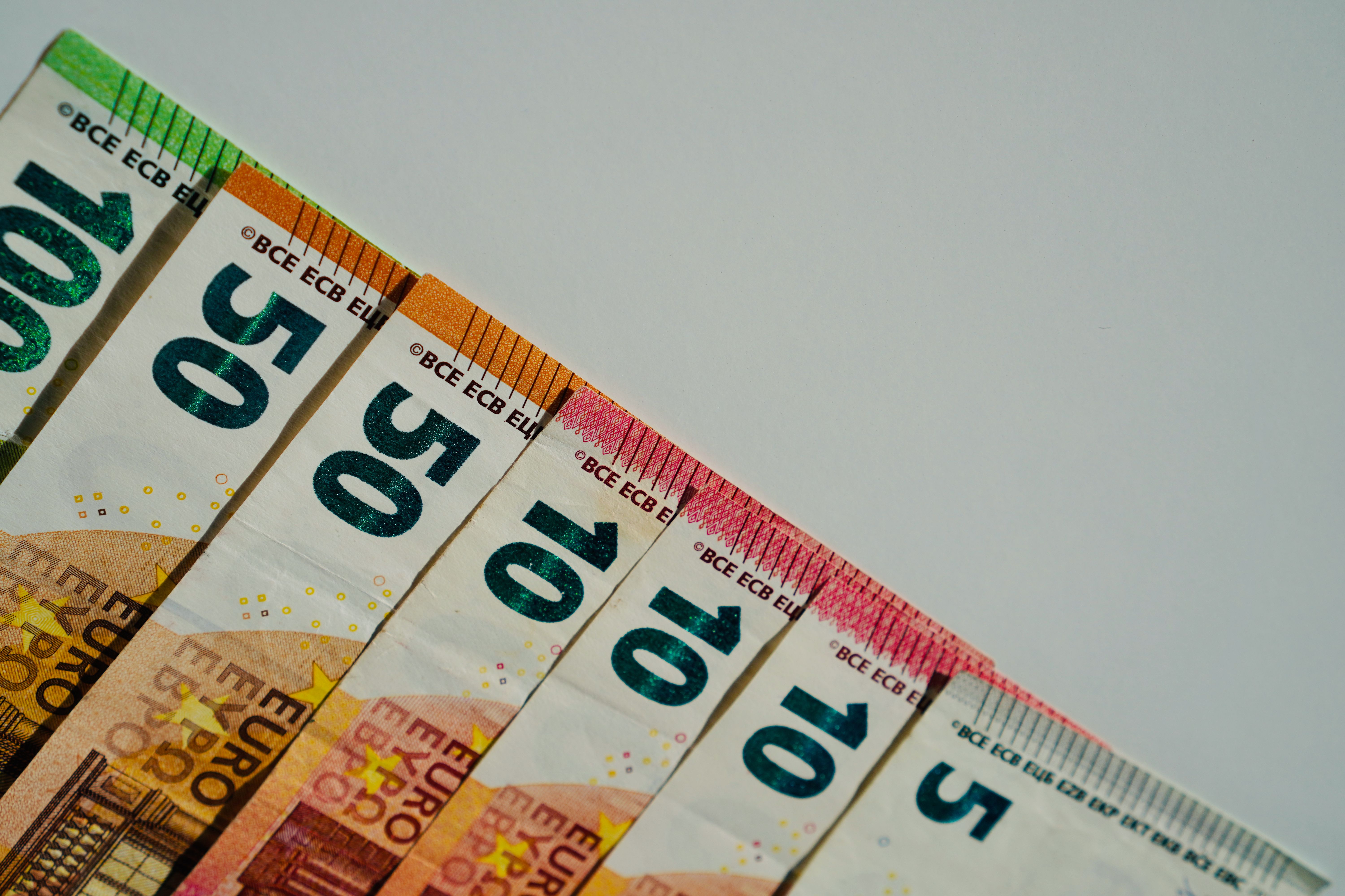 A stack of five hundred euro notes · Free Stock Photo