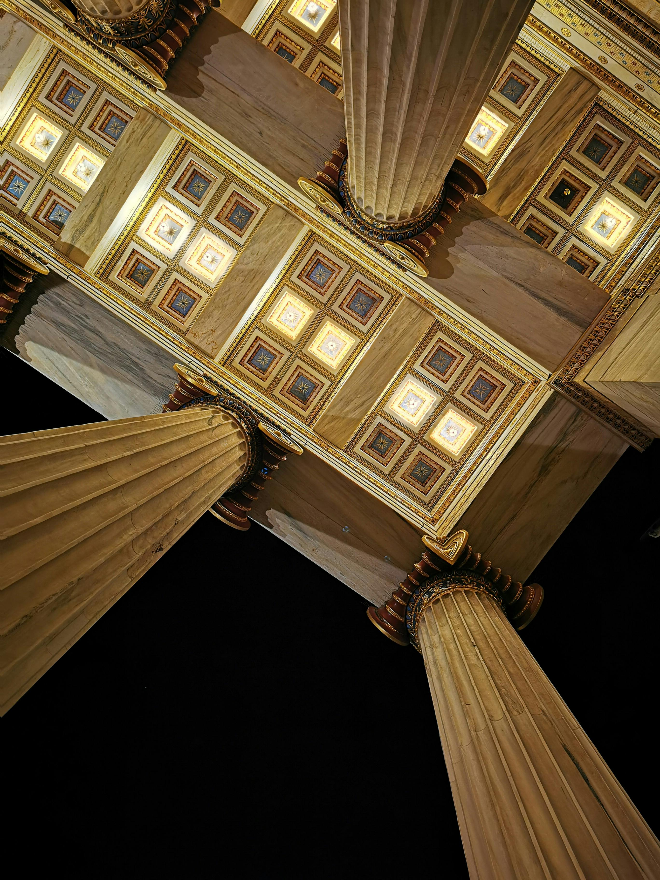 Ceiling Leaning on Columns · Free Stock Photo