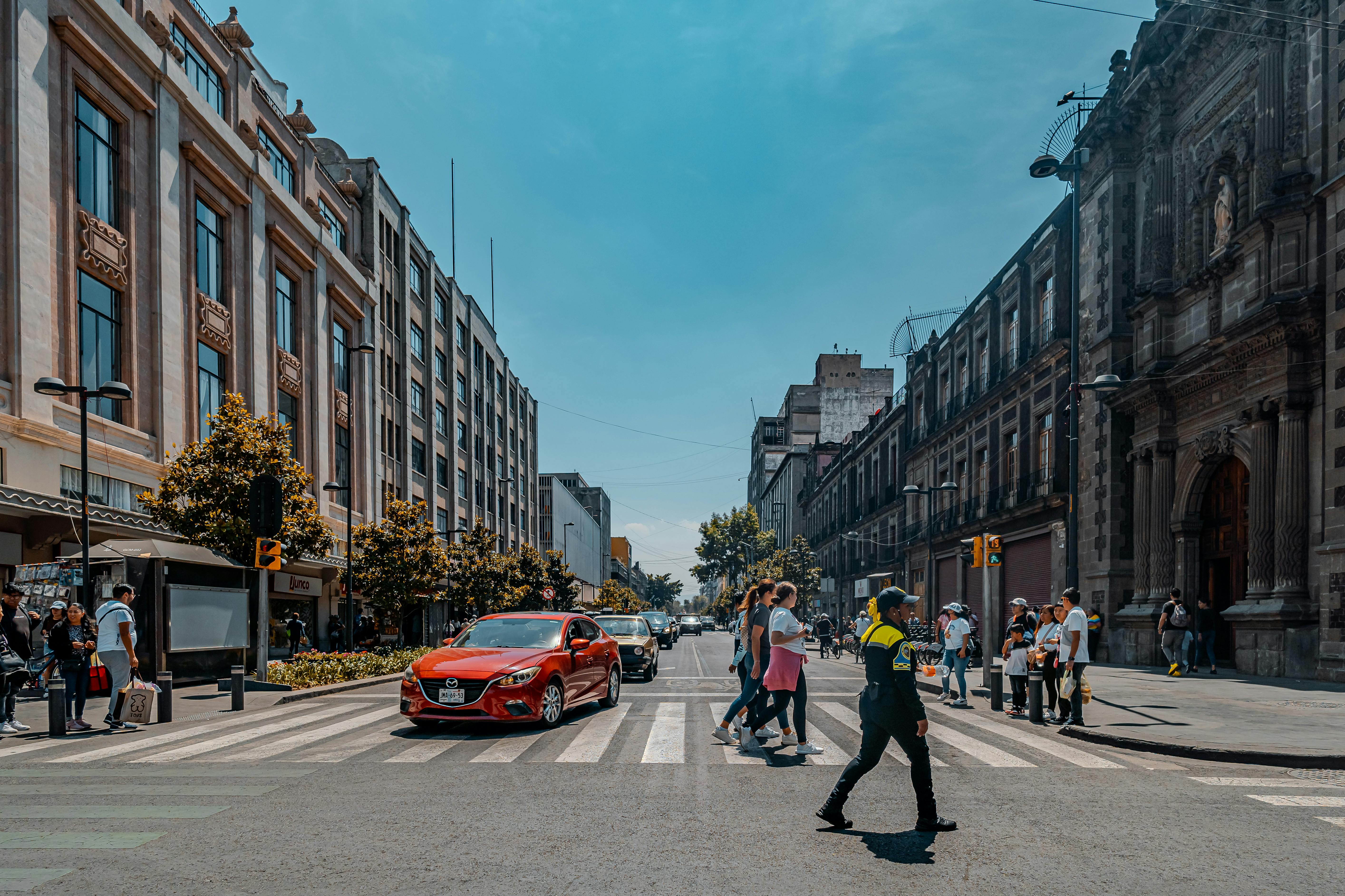 People Pushing Bus on Street in Kolkata · Free Stock Photo