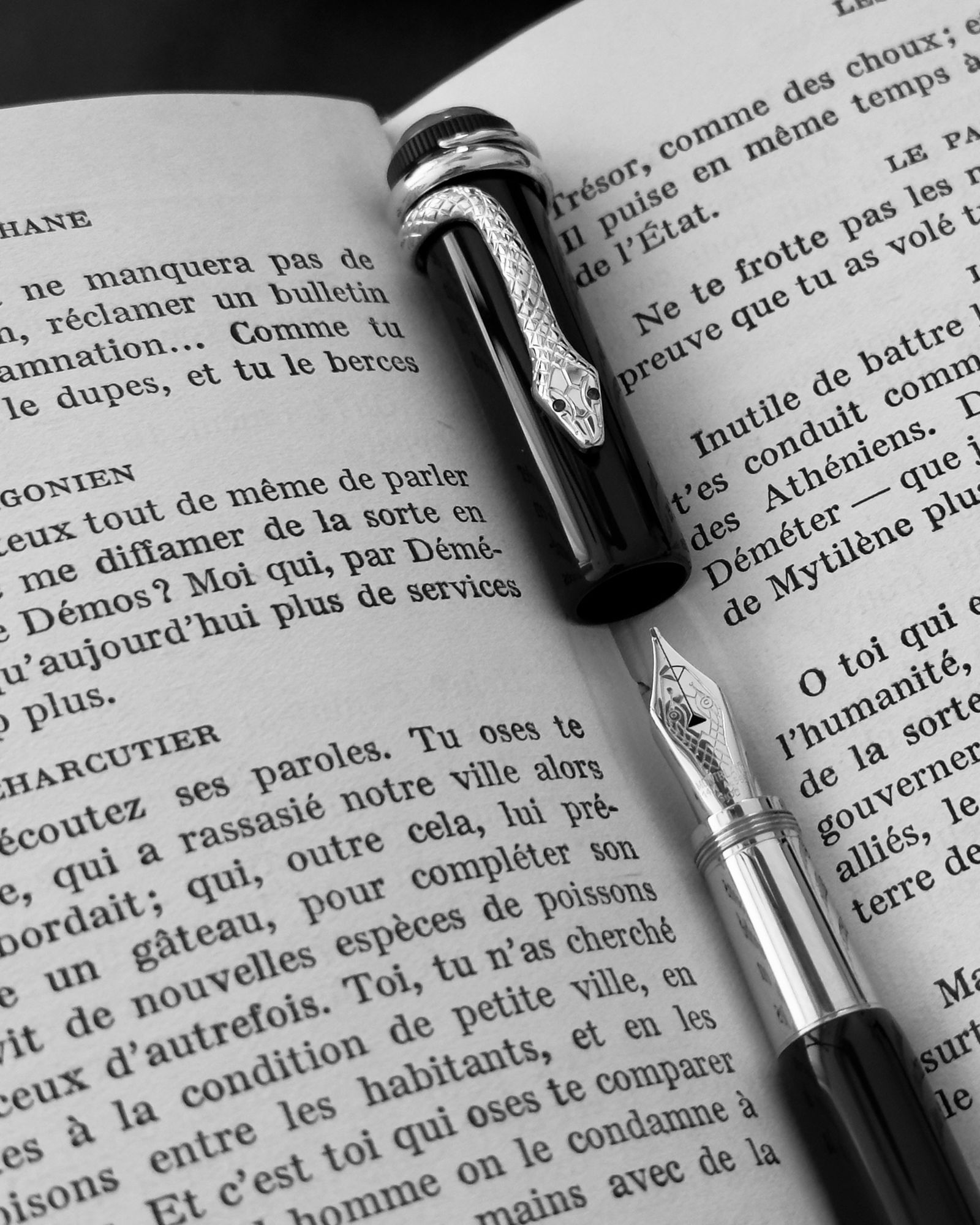 Book And Pen Photos, Download The BEST Free Book And Pen Stock Photos ...