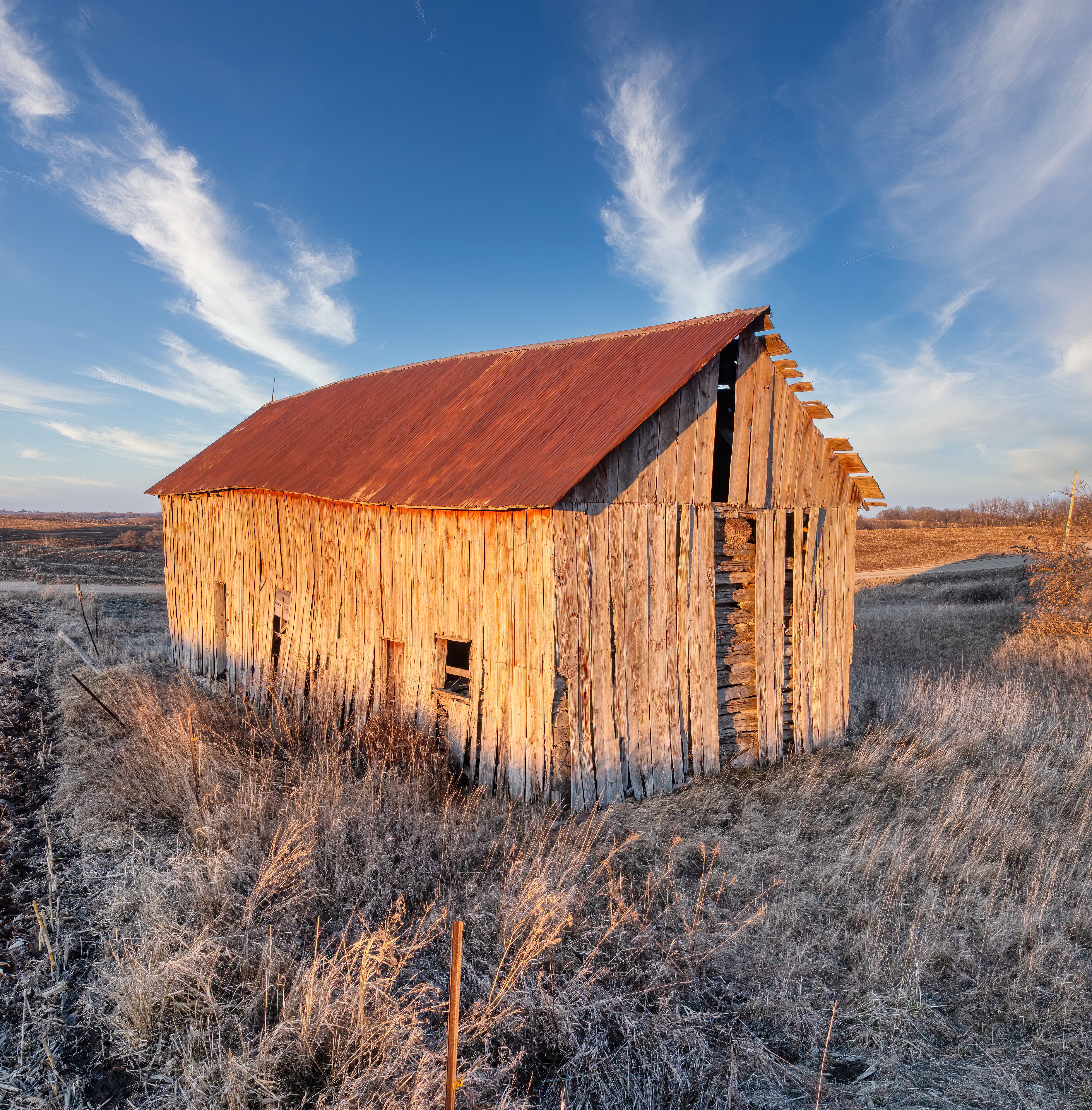 Wooden Barn in a Valley · Free Stock Photo
